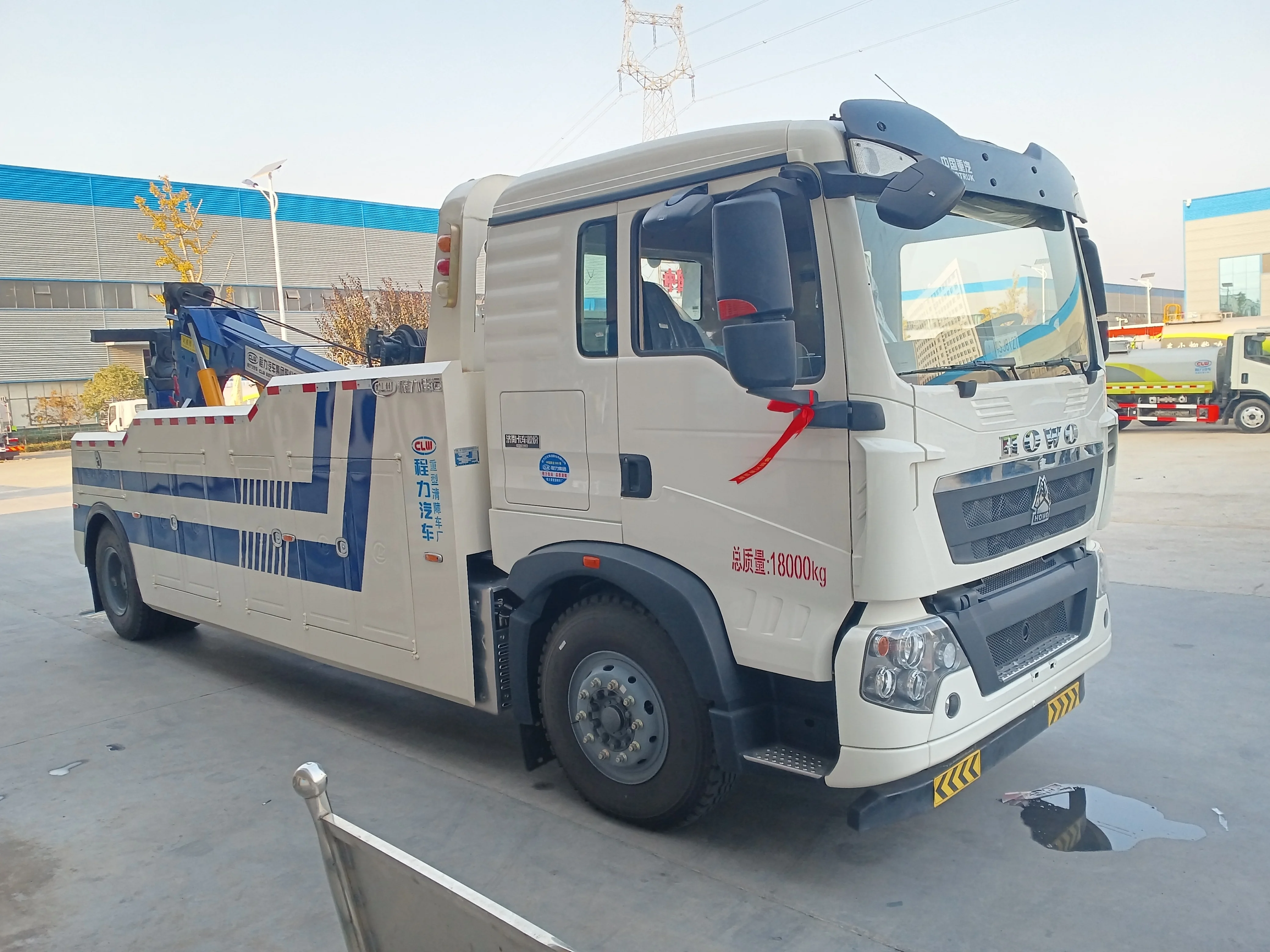 Tow Truck Wrecker With 360 Degree Rotation Crane 8 Ton Hydraulic Truck ...
