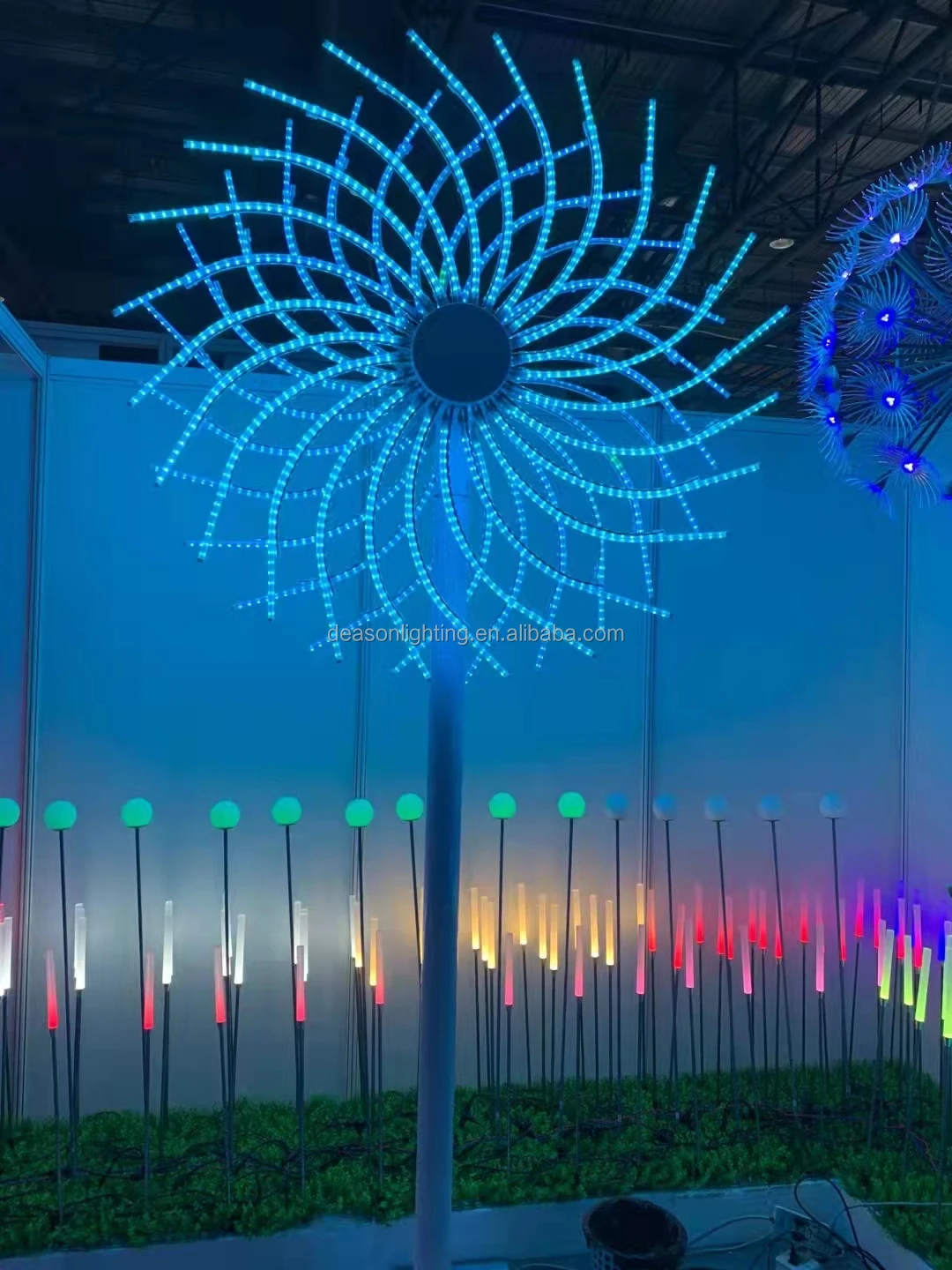 Outdoor Christmas Decoration LED Firework Pole Lighting