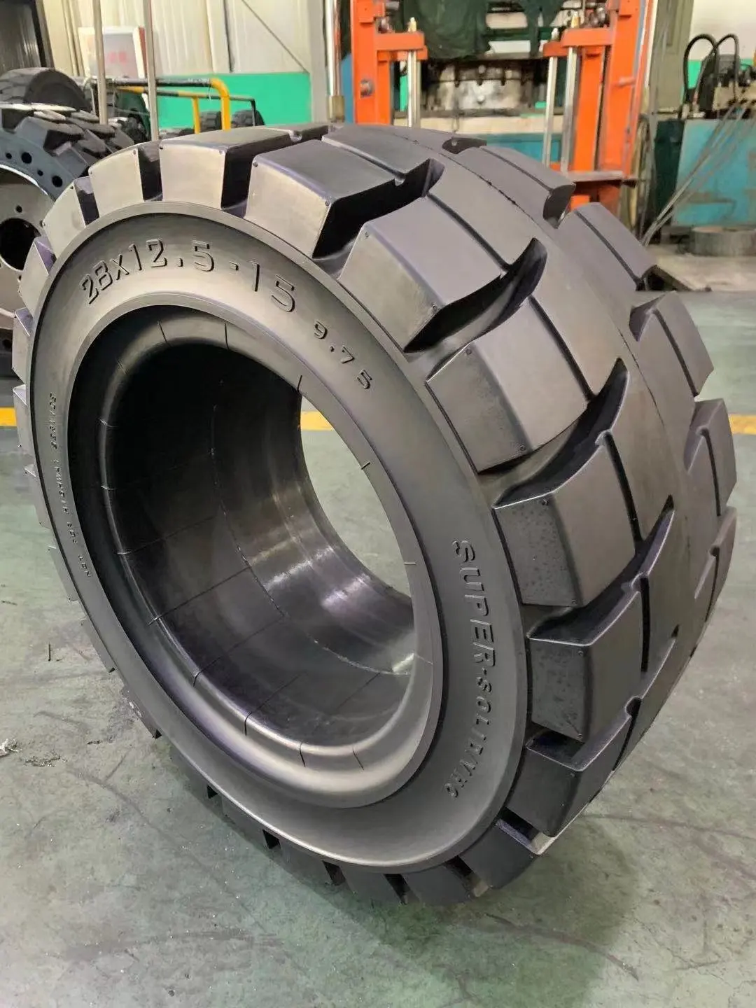 Industrial Pneumatic Solid Forklift Tire For Industry 28*12.5-15 - Buy ...