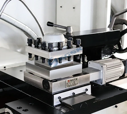 Syntec CNC Controller Double Spindle Lathe Machine CAK6150