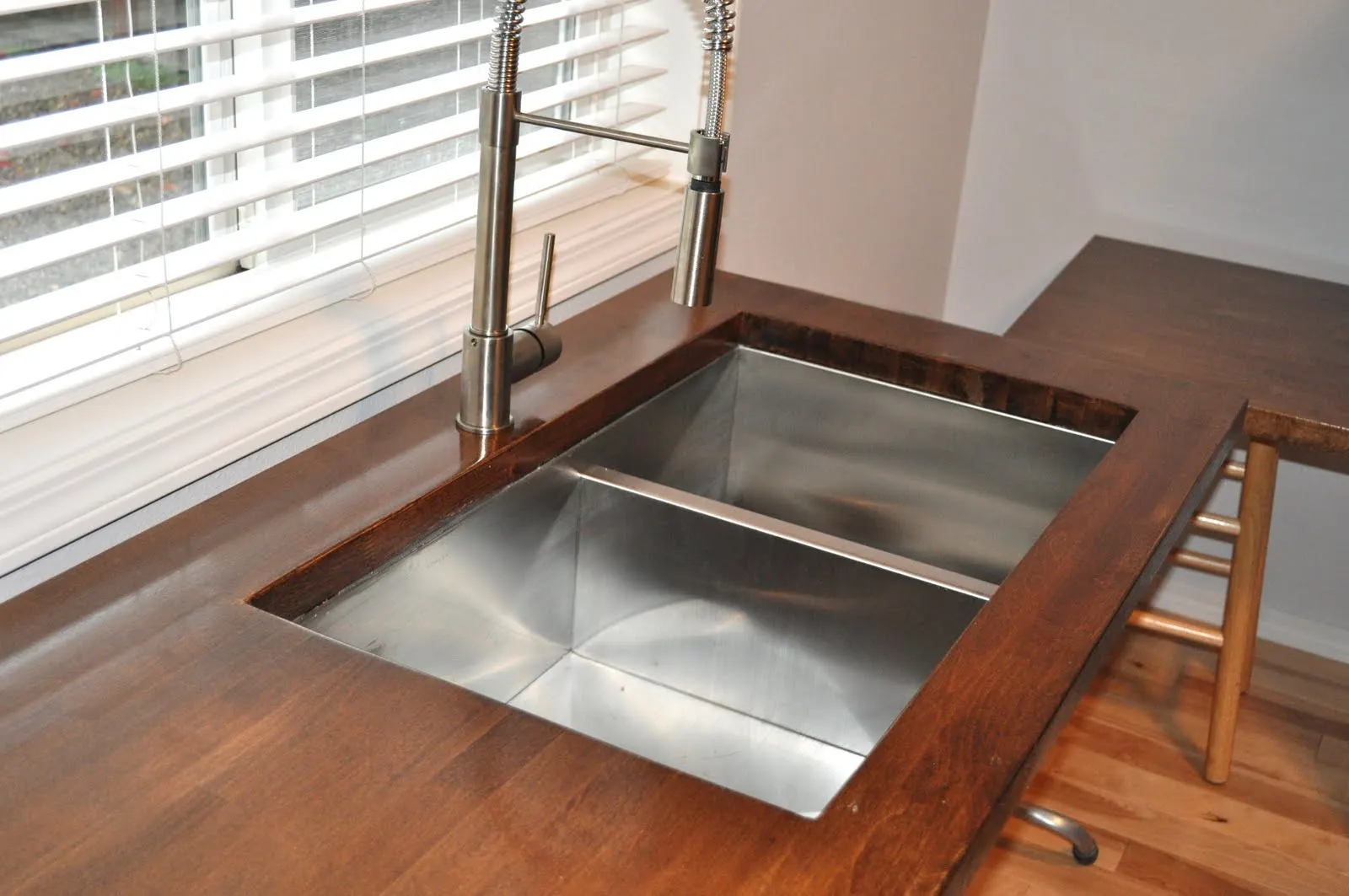 Customized Solid Wooden Finger Joint Walnut Wood Bathroom Vanity with ...