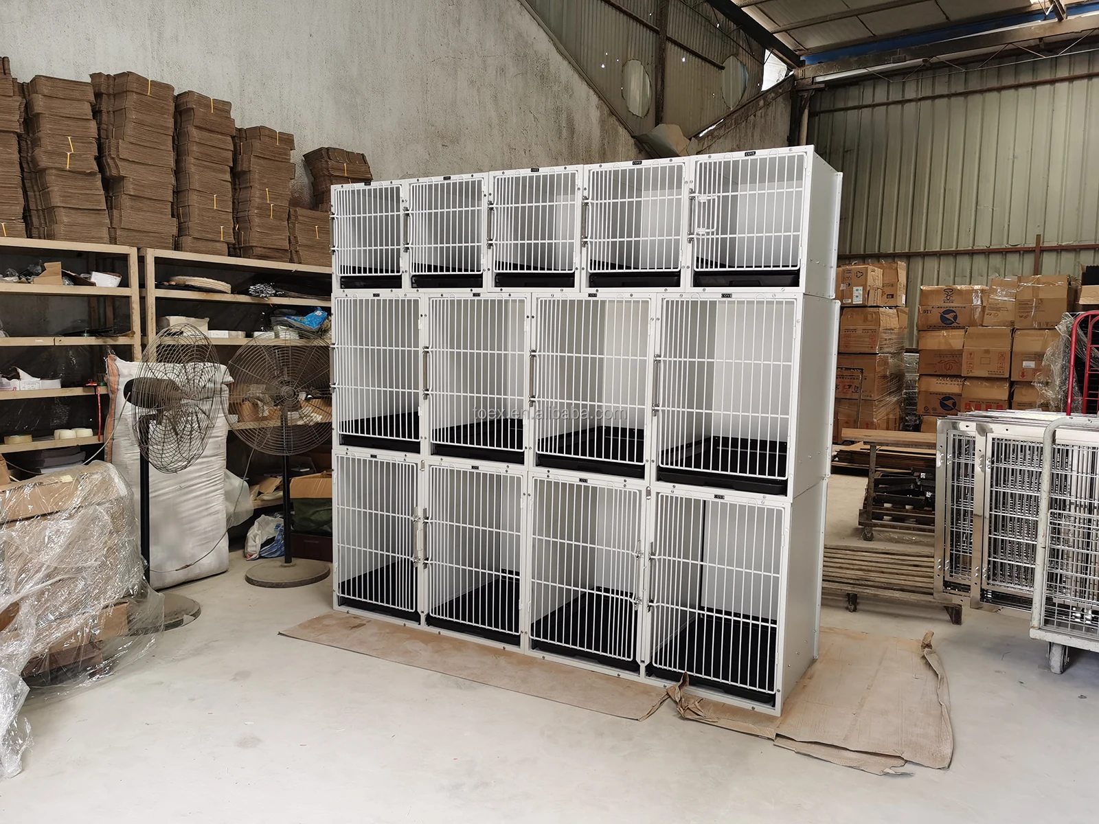 Secure and Durable Metal Dog Cages - Stackable & Portable