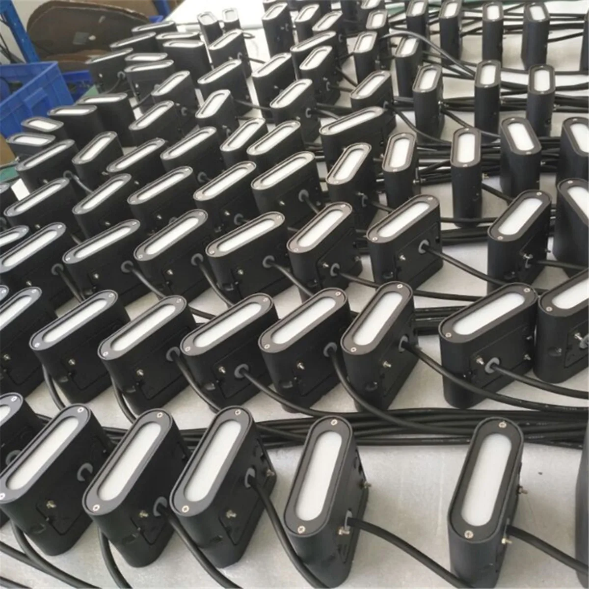 High Quality Surface Wall Mounted IP65 Waterproof up Down Lighting LED ...