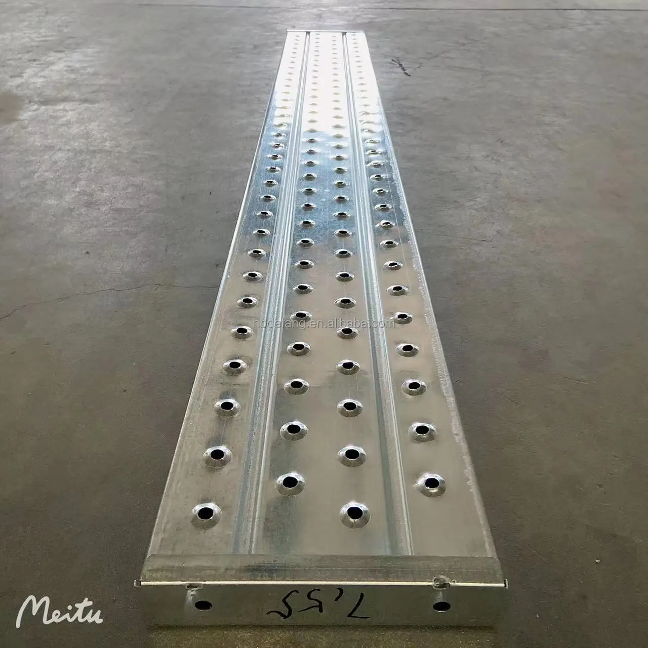 Derfon Q235 Steel Scaffolding Planks - Durable & Versatile