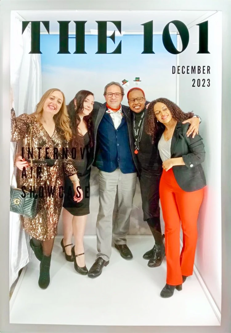 Magazine Photo Booth Box Backdrop with LED Light - Funvisinon