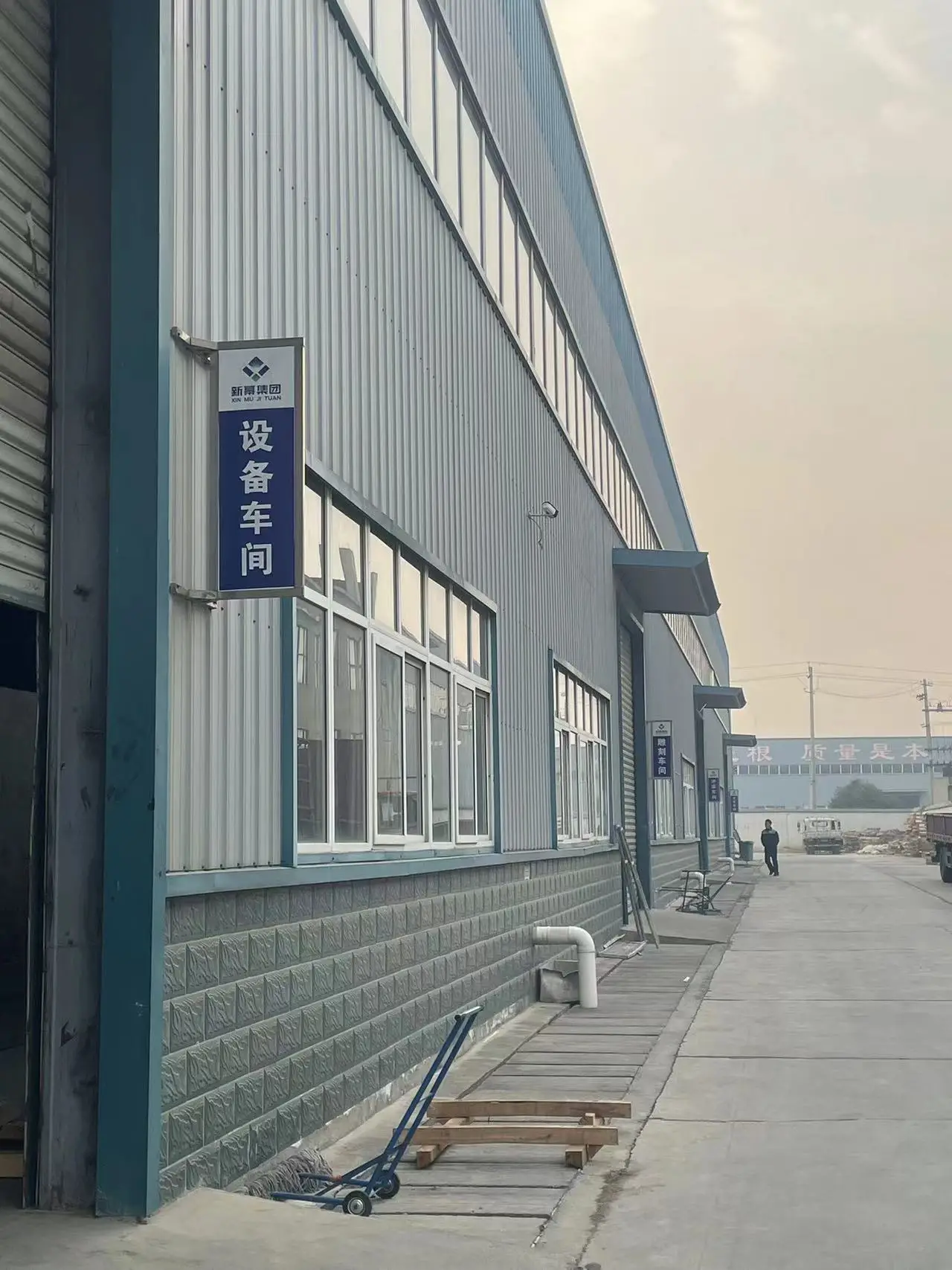 MAX Raycus 1500W Laser 4 in 1 - Portable & Efficient Welding