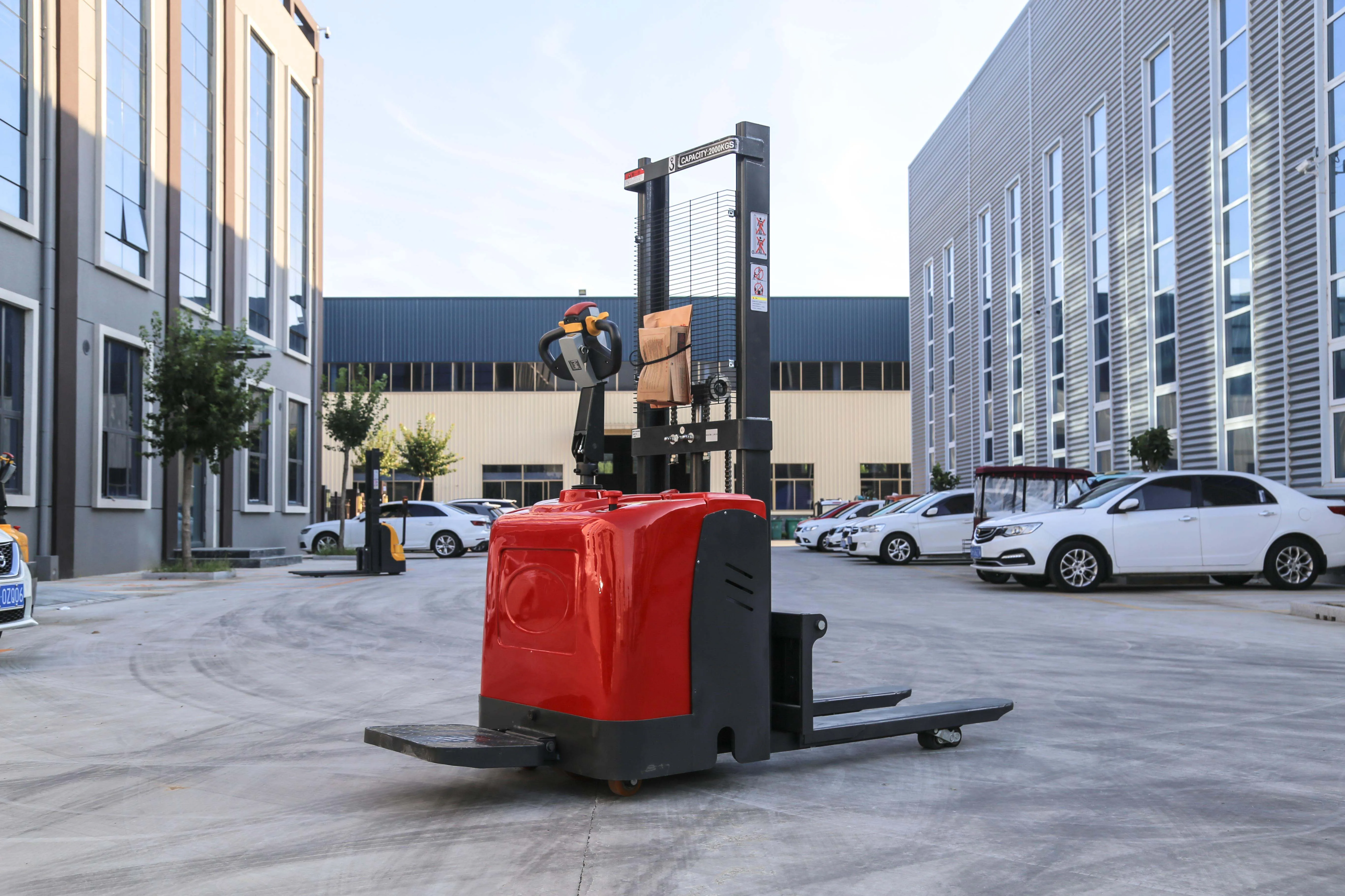 Small Electric Stacker Forklift - Efficient Lifting Solutions