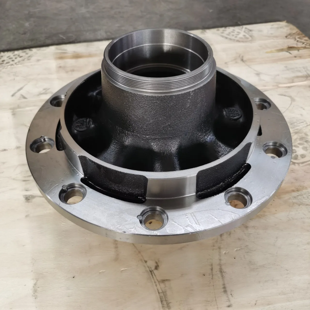 Wheel Hub For Heavy Truck Semi Trailer Axle Heavy Truck Wheel Hub - Buy ...