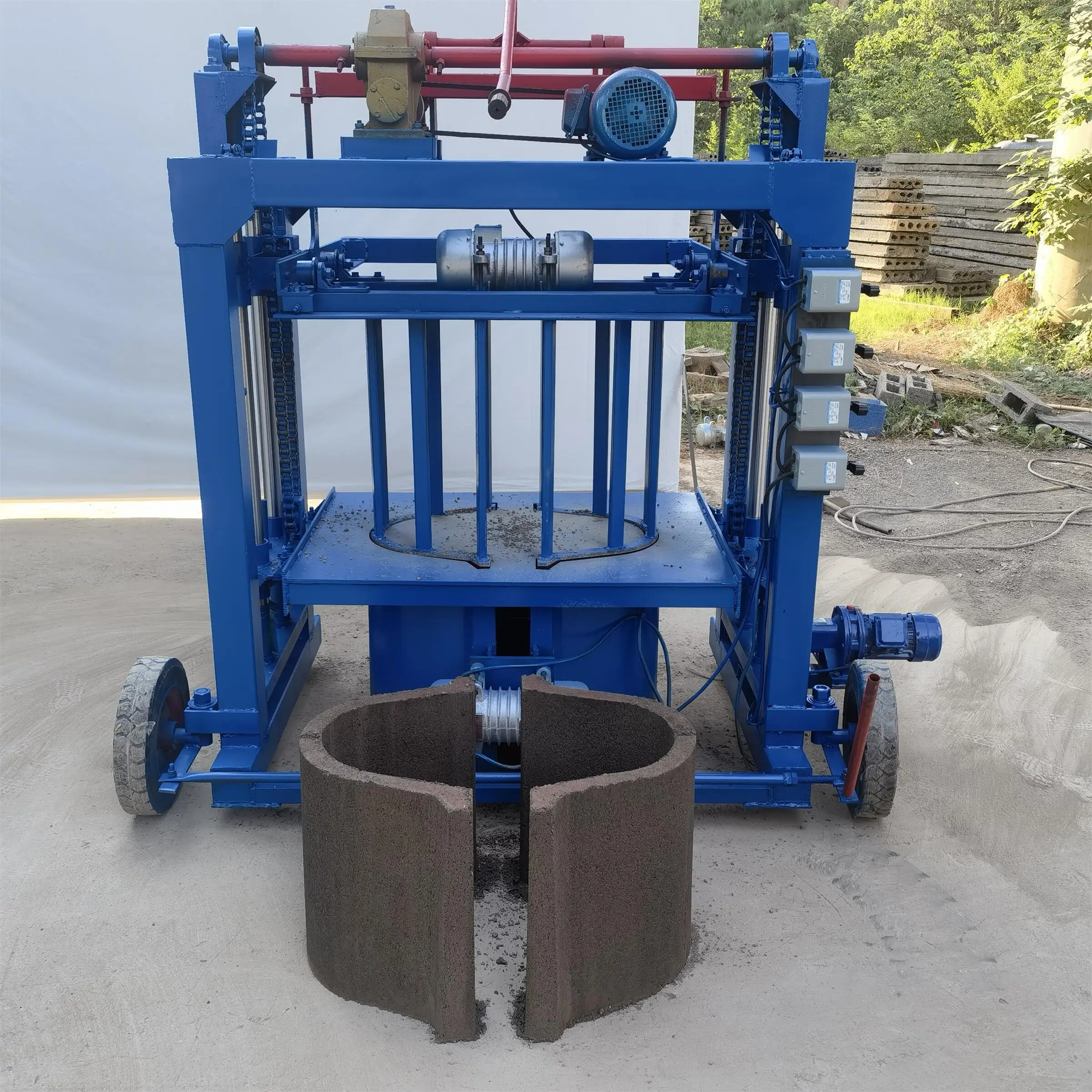 Precast Concrete Irrigation Drainage Canal Molding Machine Produces ...