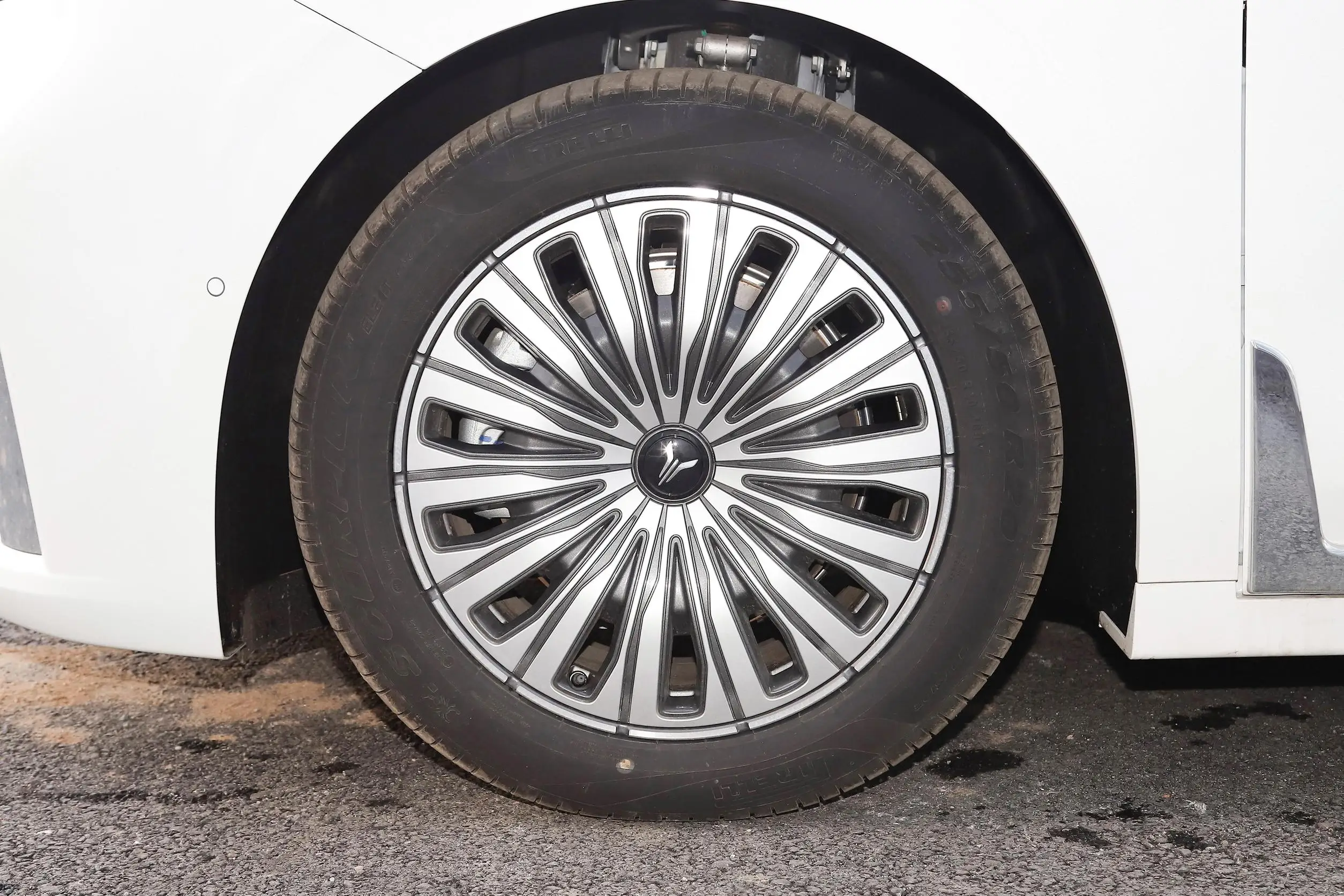 High Quality Voyah Cheap Electric Cars Used Vehicles Industrial Left Hand Drive Voyah Dreamer Ev ...