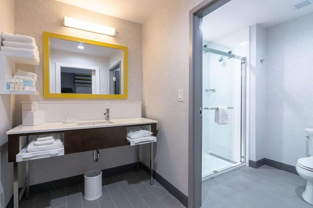 Hampton Inn Towel Rack