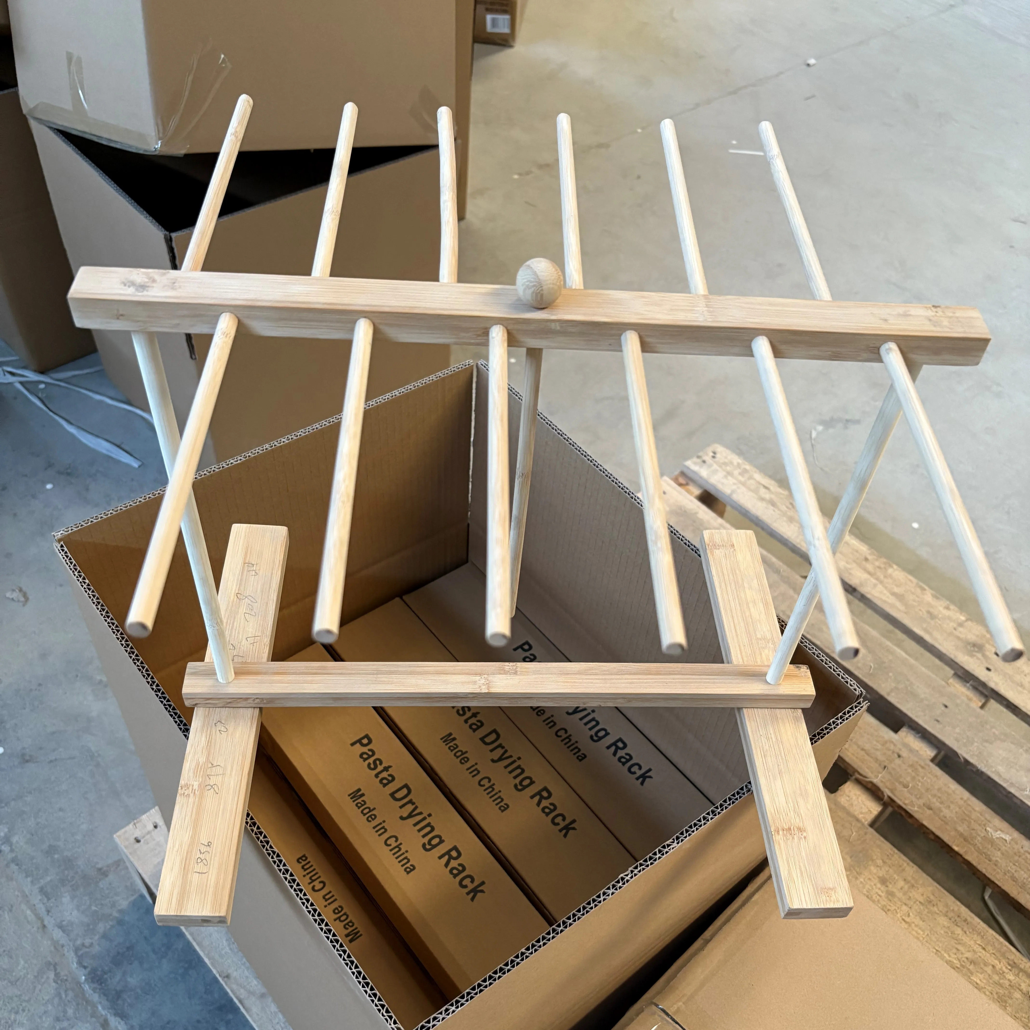 Custom Natural Bamboo Wooden Instant Noodle Display Rack
