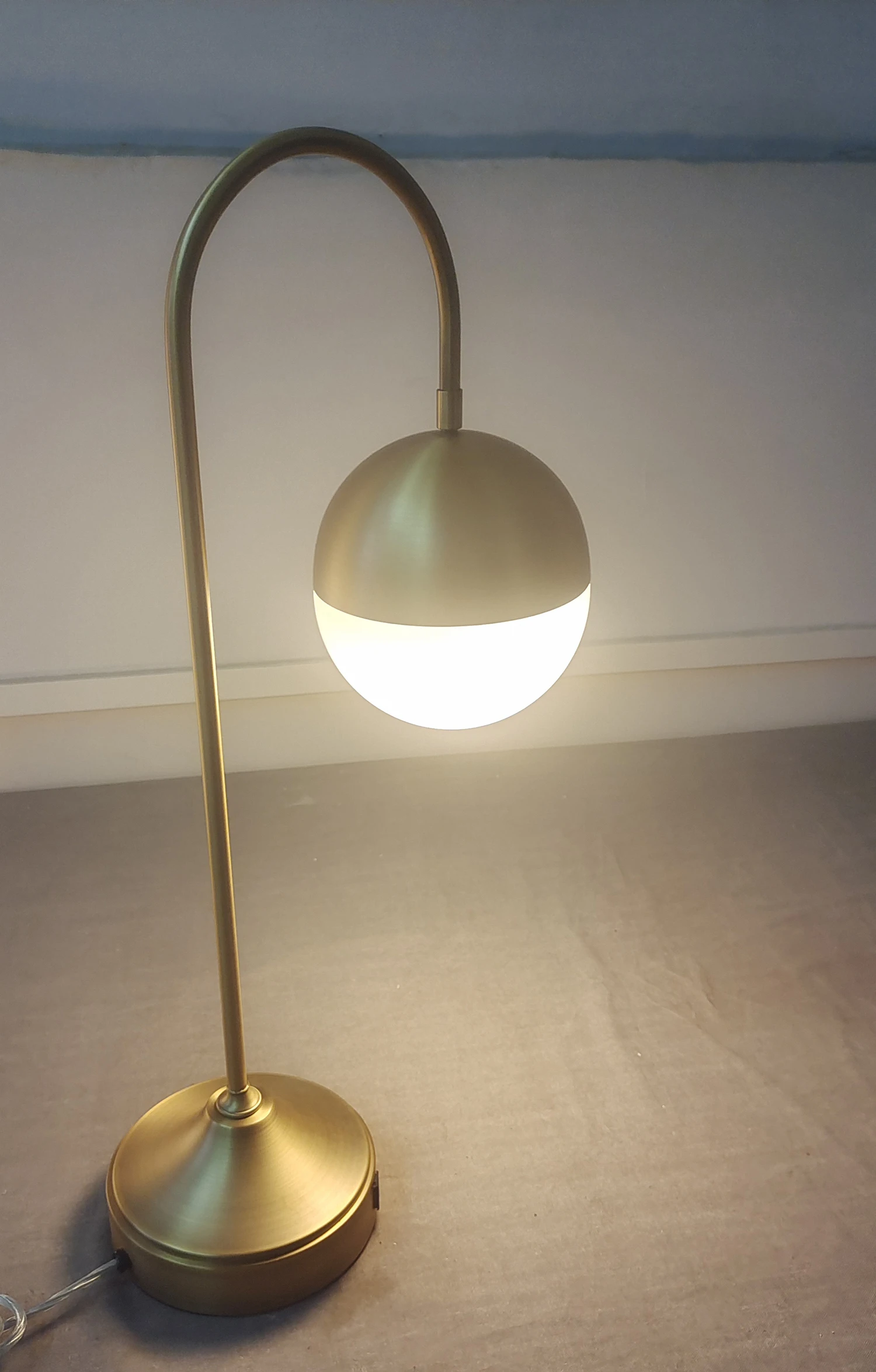 Copper Brass Gold Powder Coated Finished Desk Lamps For Home Hotel ...