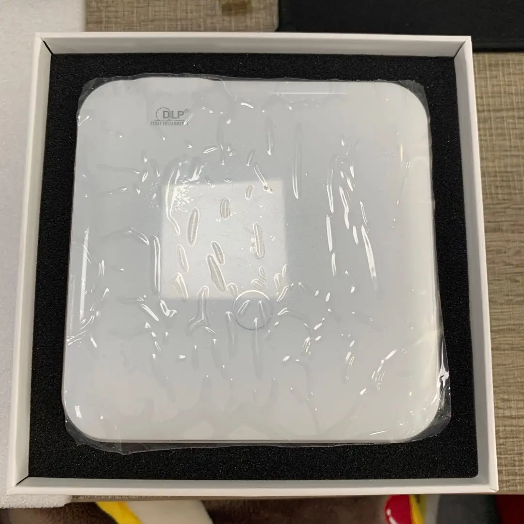 The Smallest Dlp Mini Led Video Projector Home Theater 100% Offset Palm ...