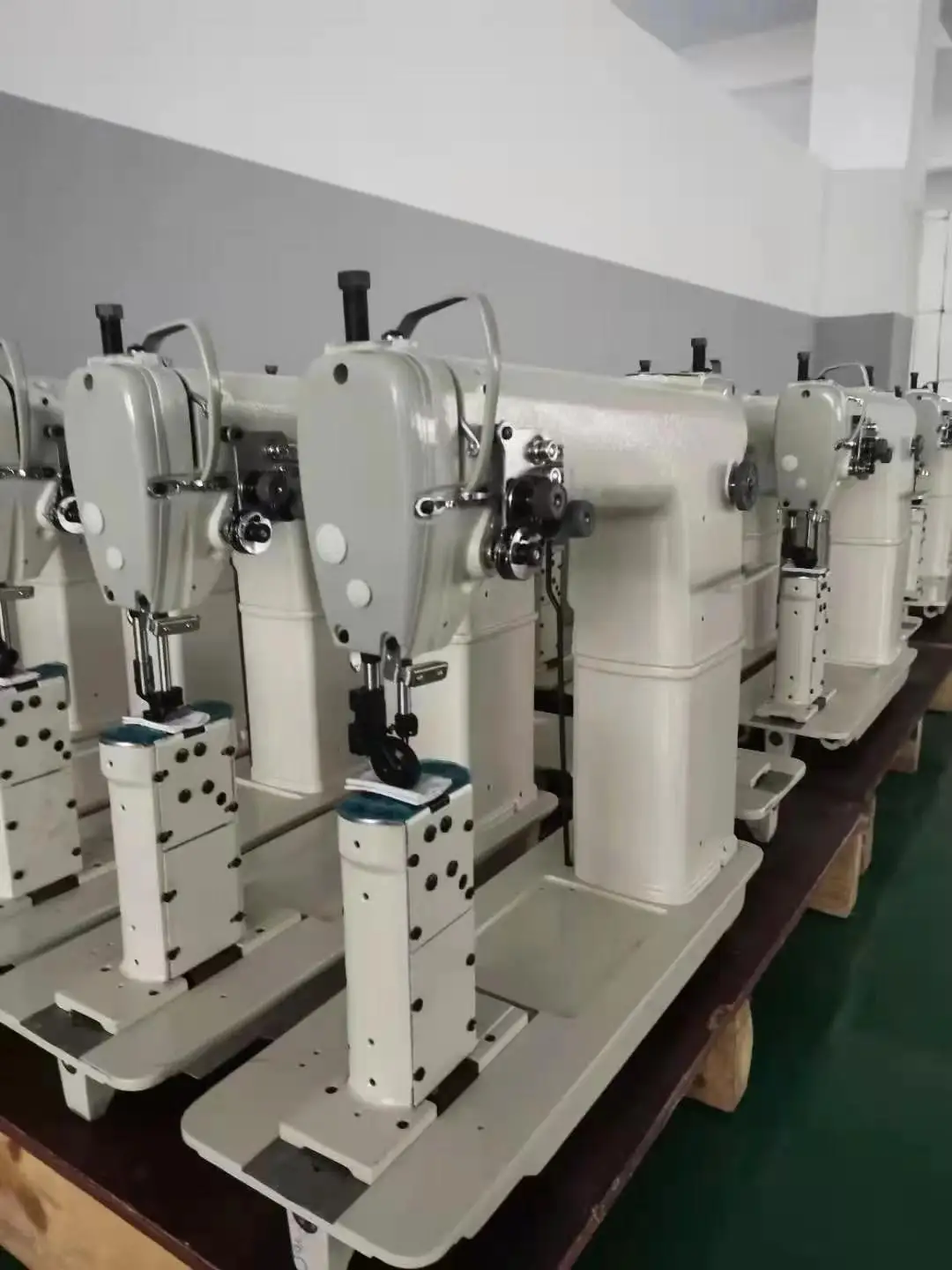 DS-820 Double Needle Post Bed - High-Speed Industrial Sewing Machine