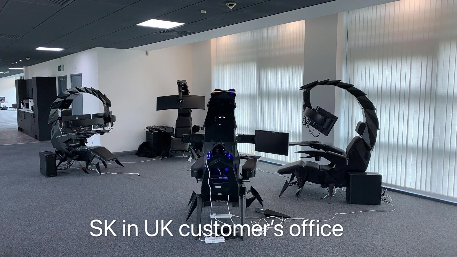 CLUVENS Scorpion RGB LED Ergonomic Gaming PC Chair with Monitor Support OEM