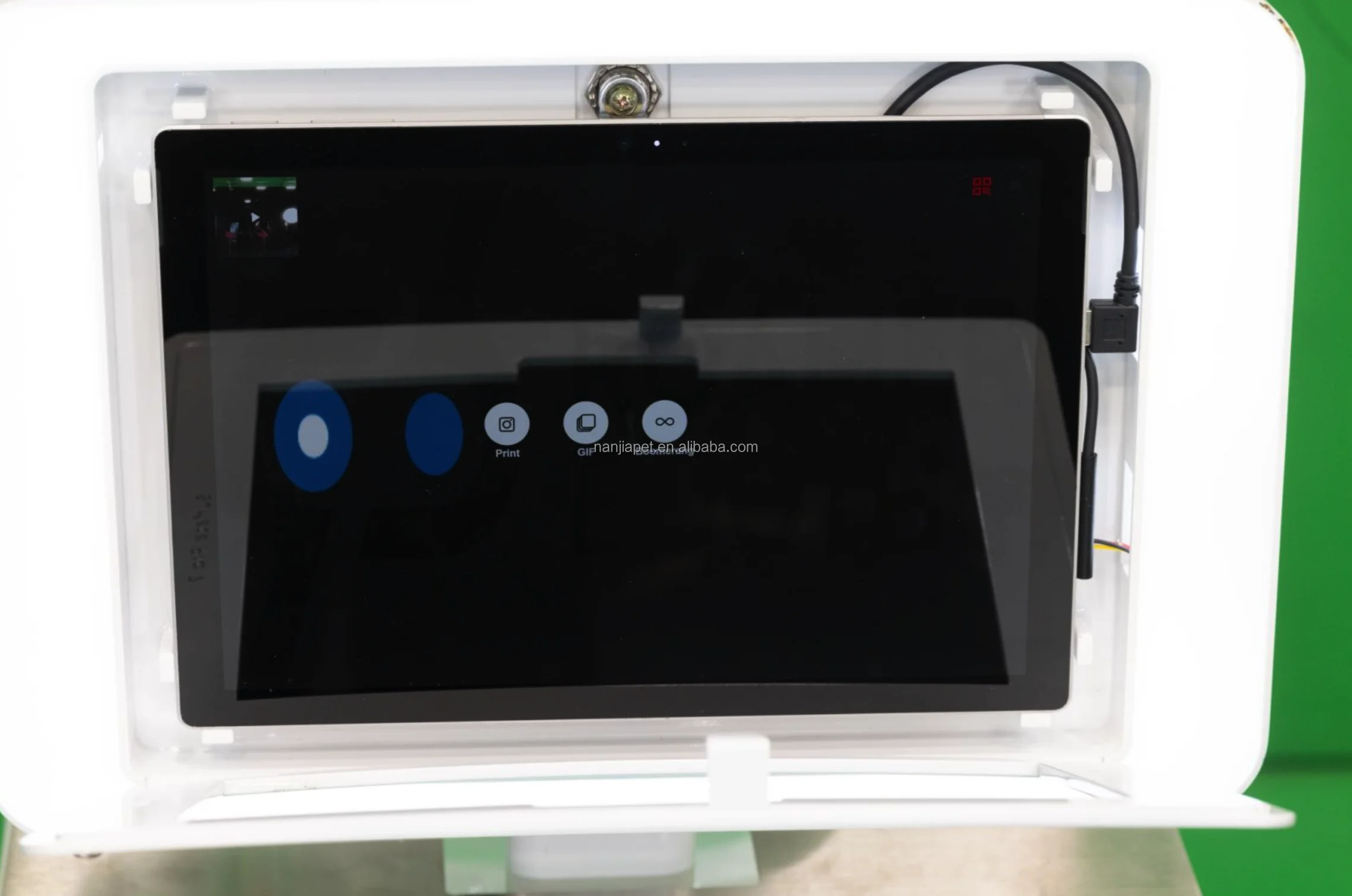 Magic Intelligent Operation Photobooth Machine Roaming Photo Booth ...