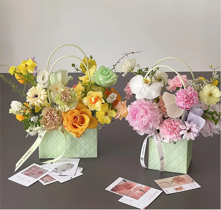 Luxury Flower Packaging - Elegant Tote Bags for Arrangements