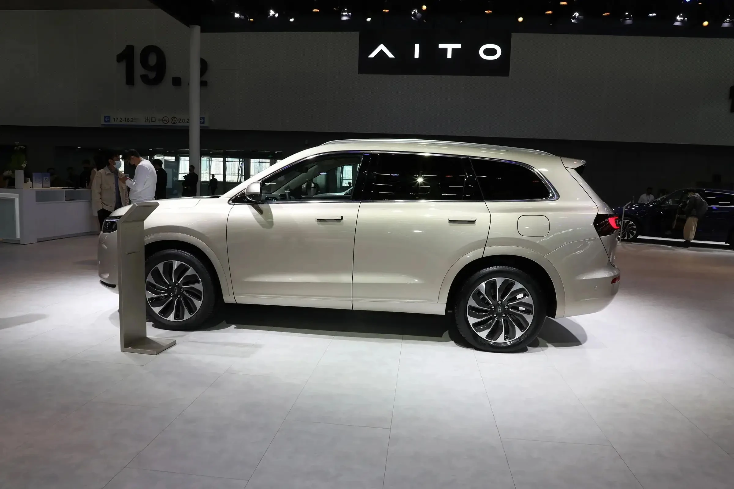 화웨이 아이토 M7 M9 Ev 2023 럭셔리 Suv 4wd 하이브리드 5 시트 전기 자동차 아이토 웬지 M9 M7 M5 6 시트 자동차 2024 화웨이 전기 자동차 ...