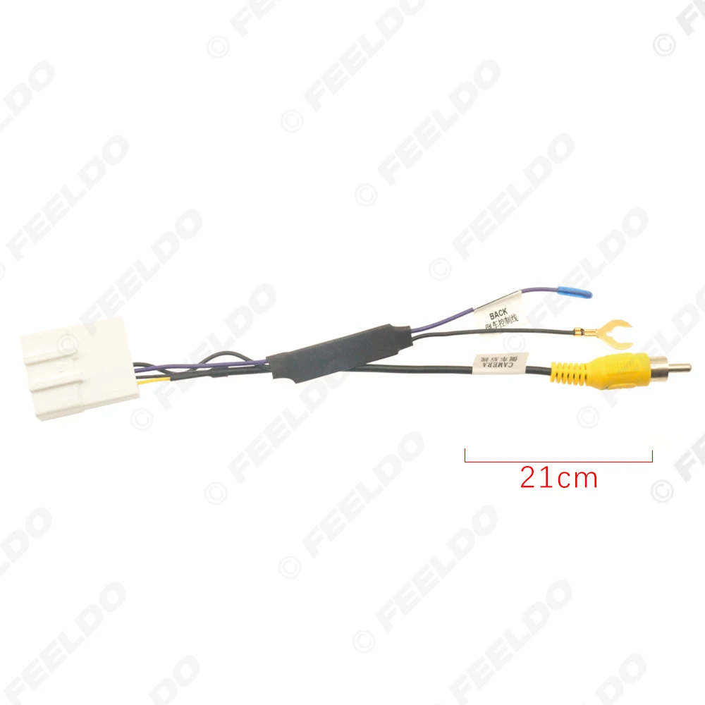 Auto 20-Pin Reverse Camera Output Video Adapter for Toyota