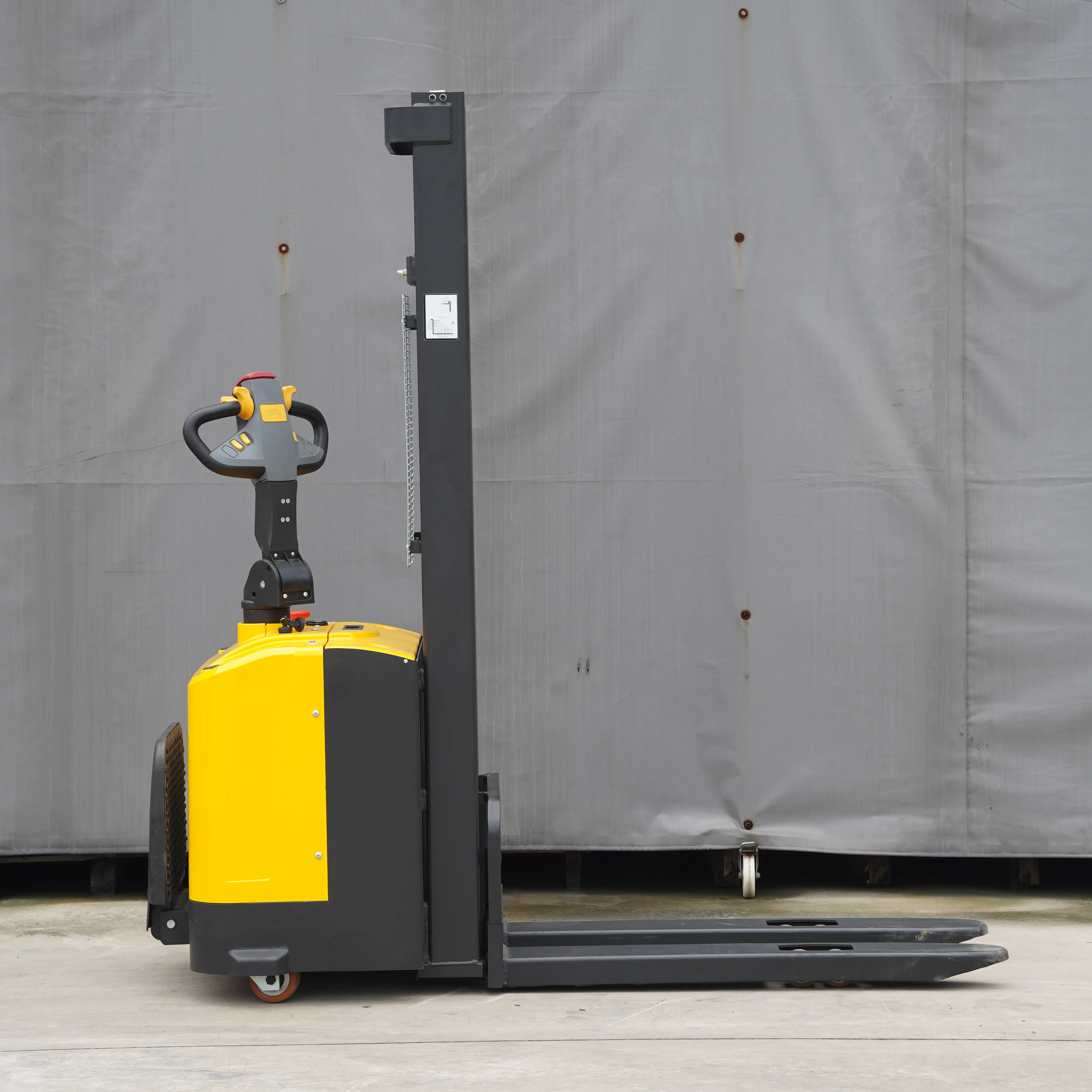Everlift Lifting Electric Stackers Pallet Stacker Standing On Type ...