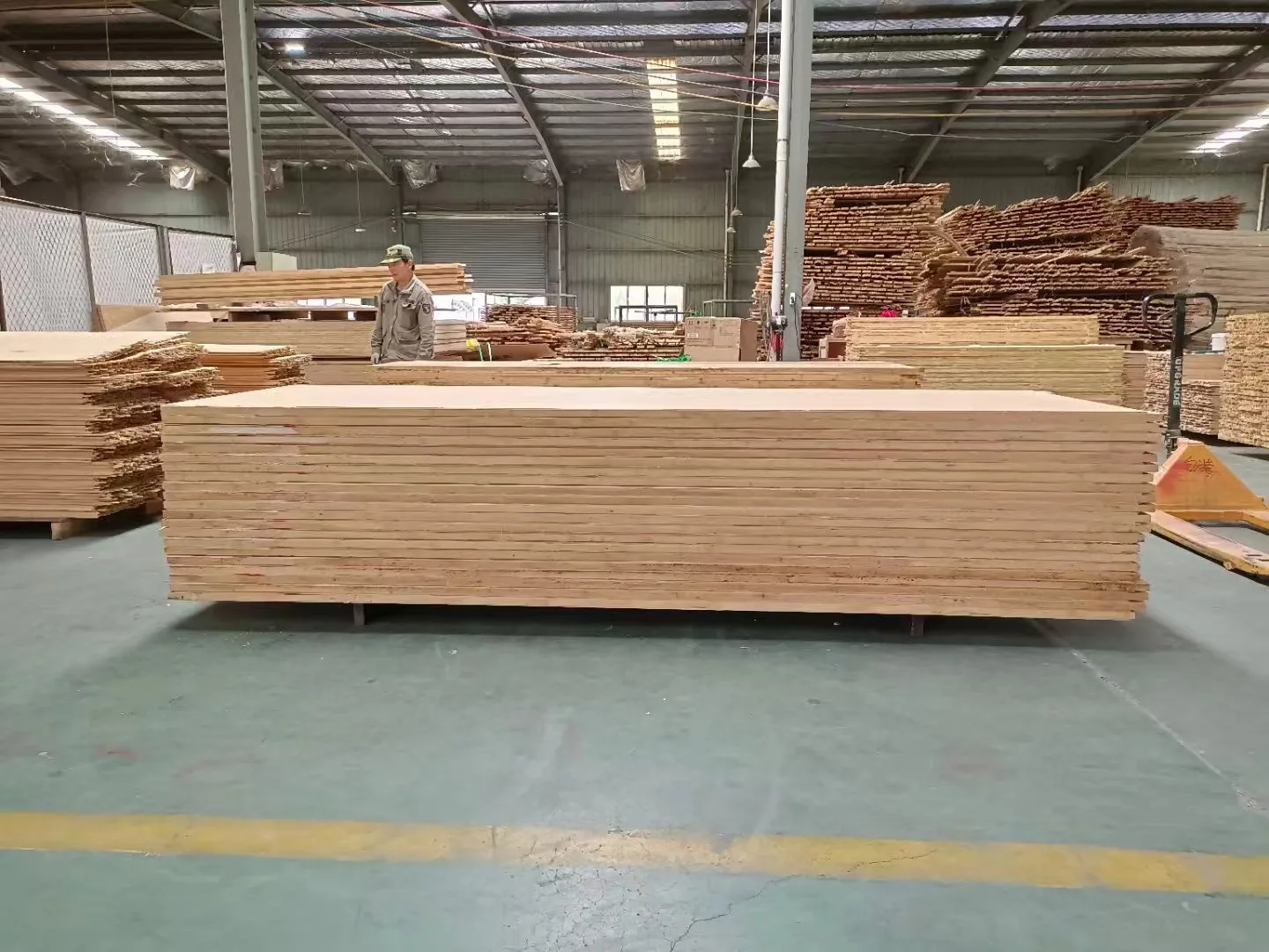 Greezu Bamboo Plywood - Sustainable and Versatile Solutions