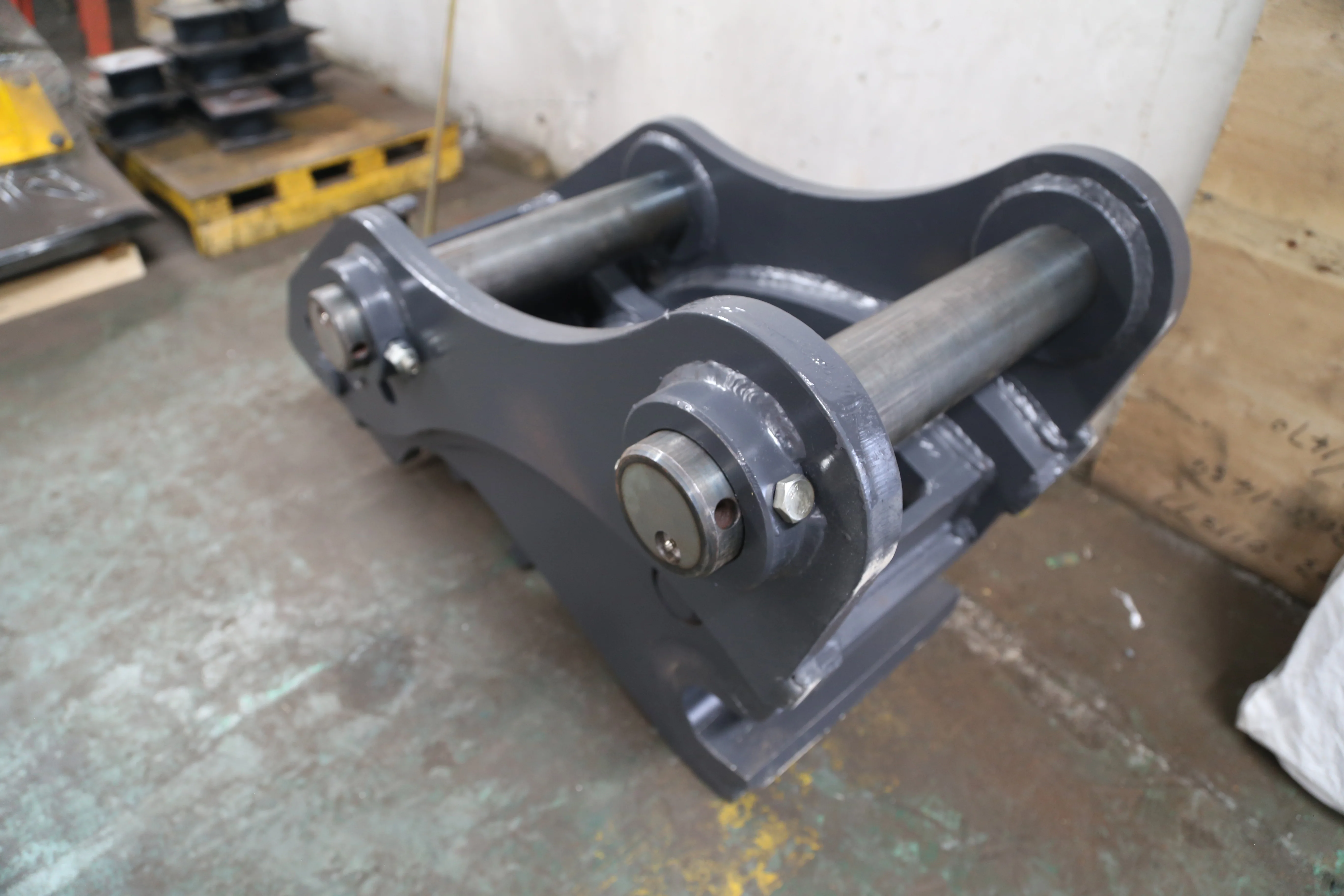 360 Degree Rotating Connector Manipulator for Excavators