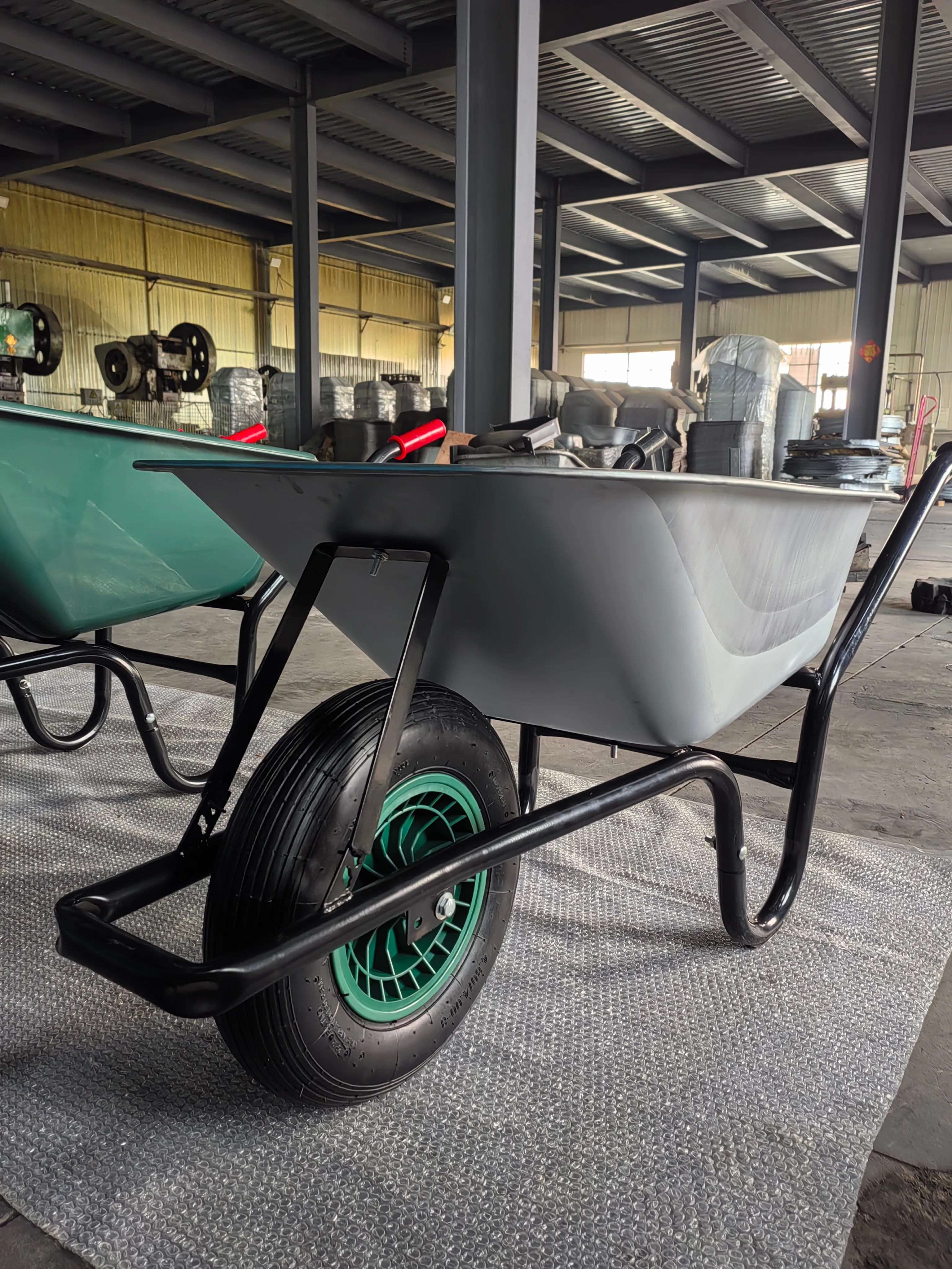 NEWSUN WB6414 Garden Plastic Tray Wheelbarrow Wheel Barrow for ...