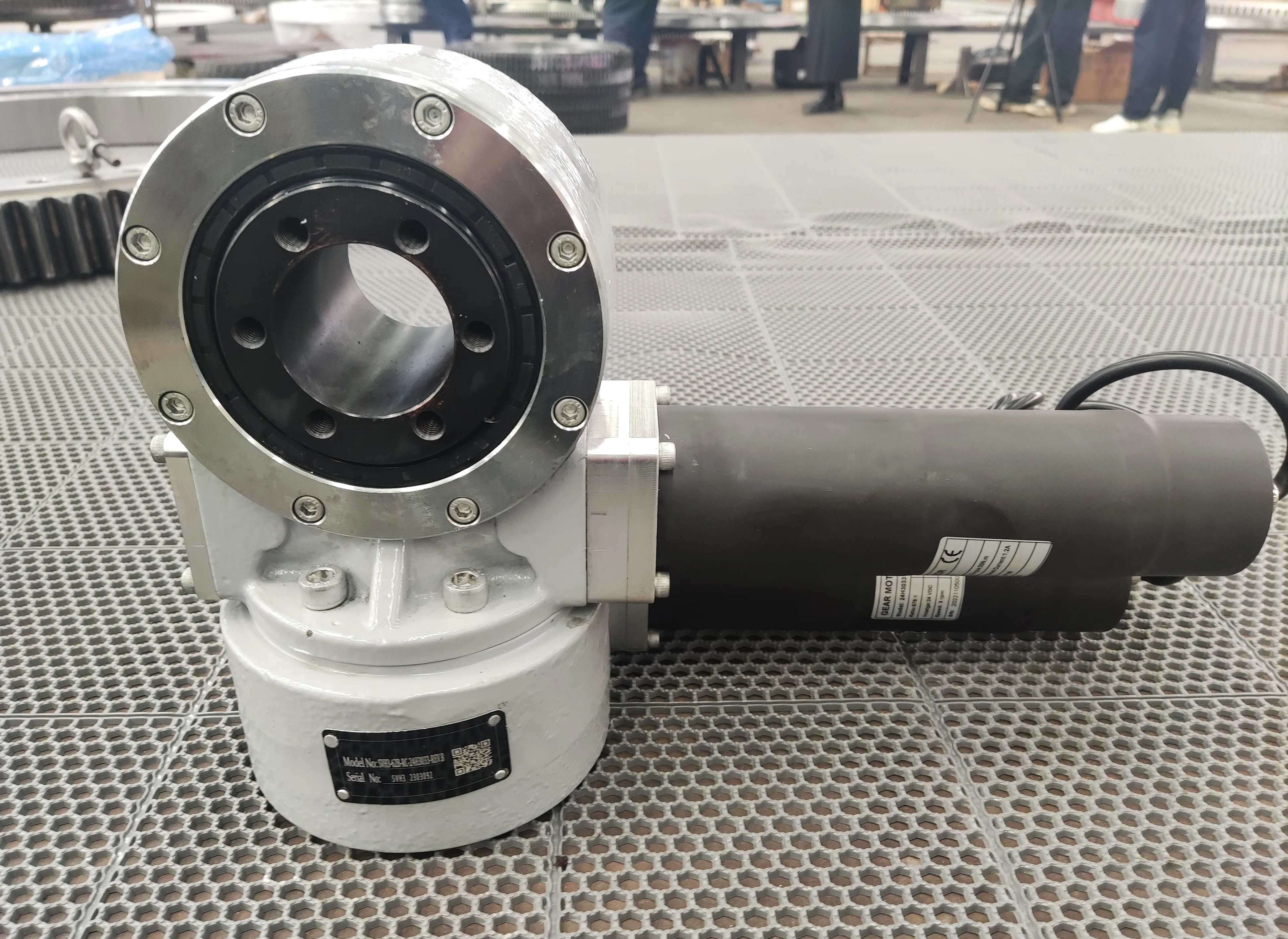 Heavy Duty 5000Nm Output Torque Waterproof IP66 Sde3 Dual Axis Slew ...