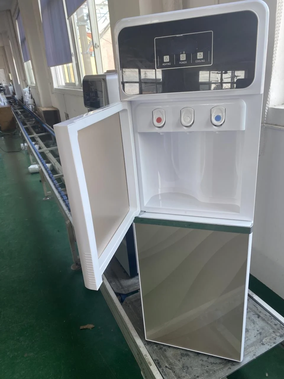 Double Door Big Glass Water Dispenser - Buy Double Door Big Glass Water ...