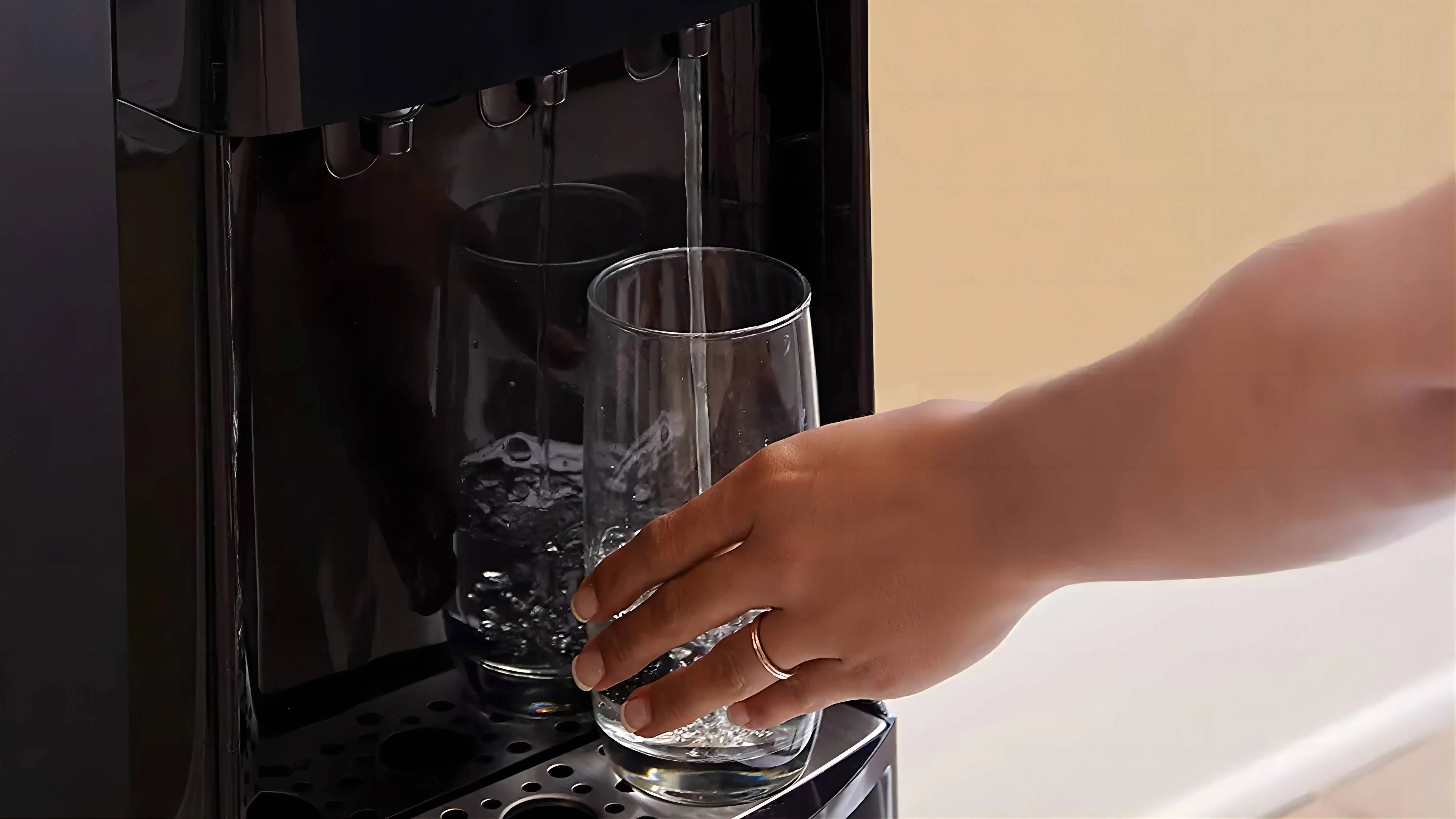 Electric / Compressor Cooling Freestanding Water Dispensers Use Bottom ...