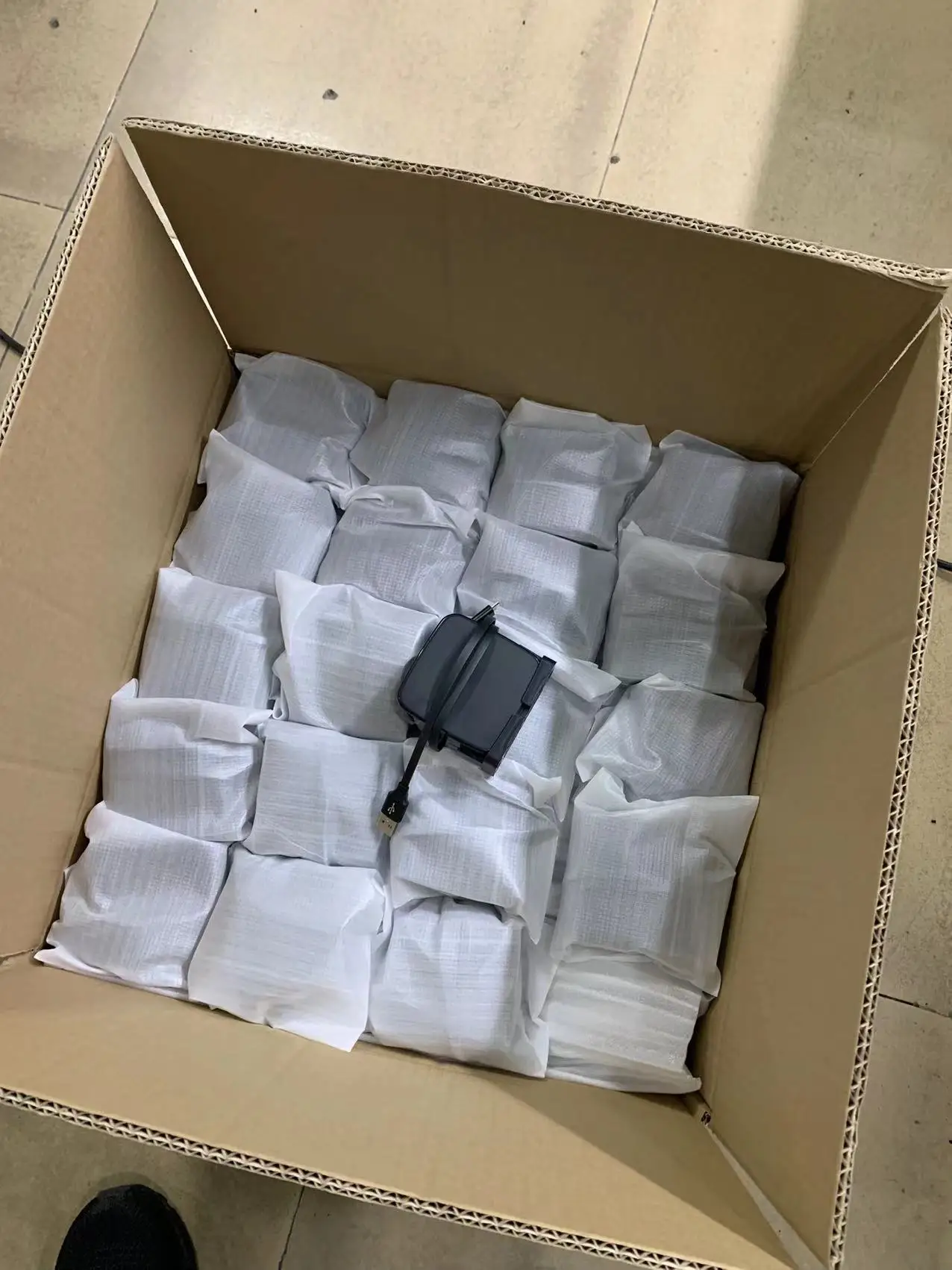 Security Anti Theft Holder For Retail Display Show With Steel Wire Pull ...