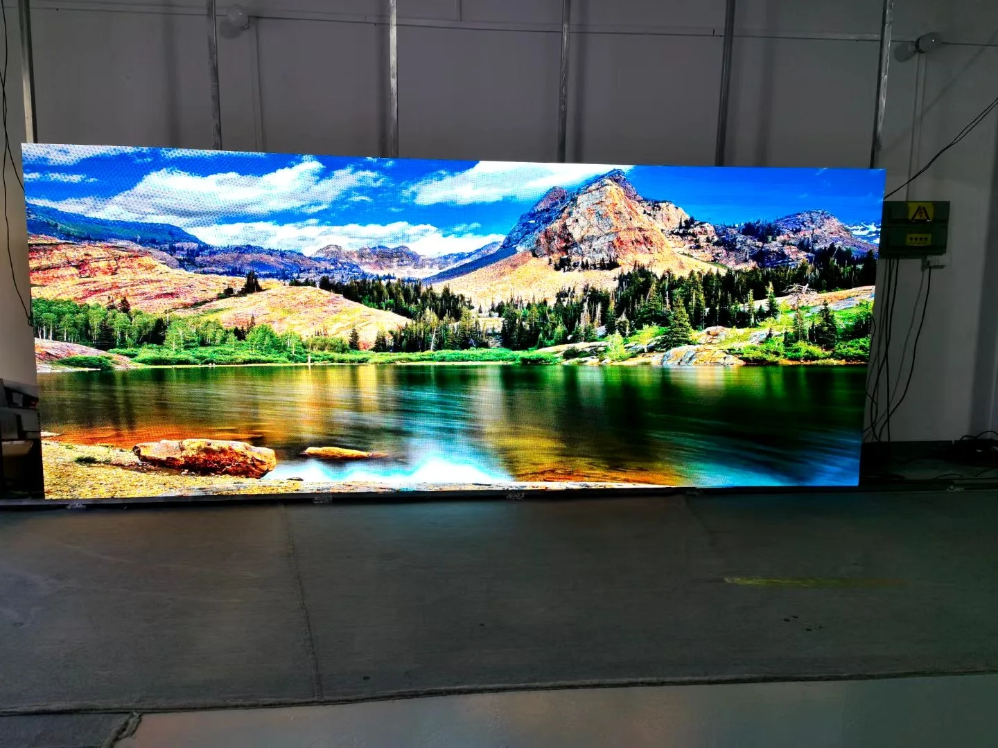Pantalla LED Gigante para Interiores, Panel de Alquiler a Todo Color ...