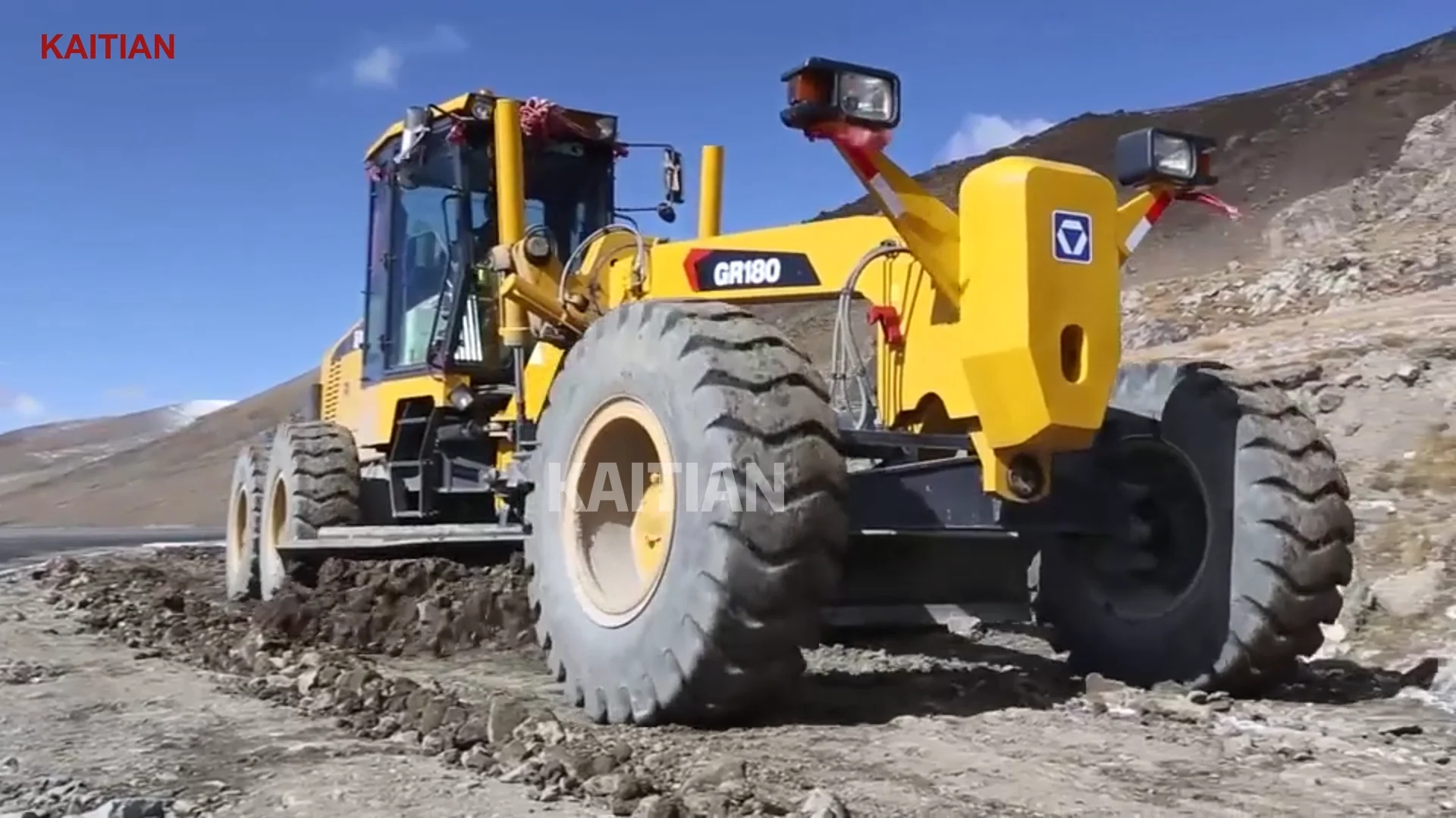 China Motor Grader Tractor Wheel Gr180 Motor Grader With Front Dozer On ...