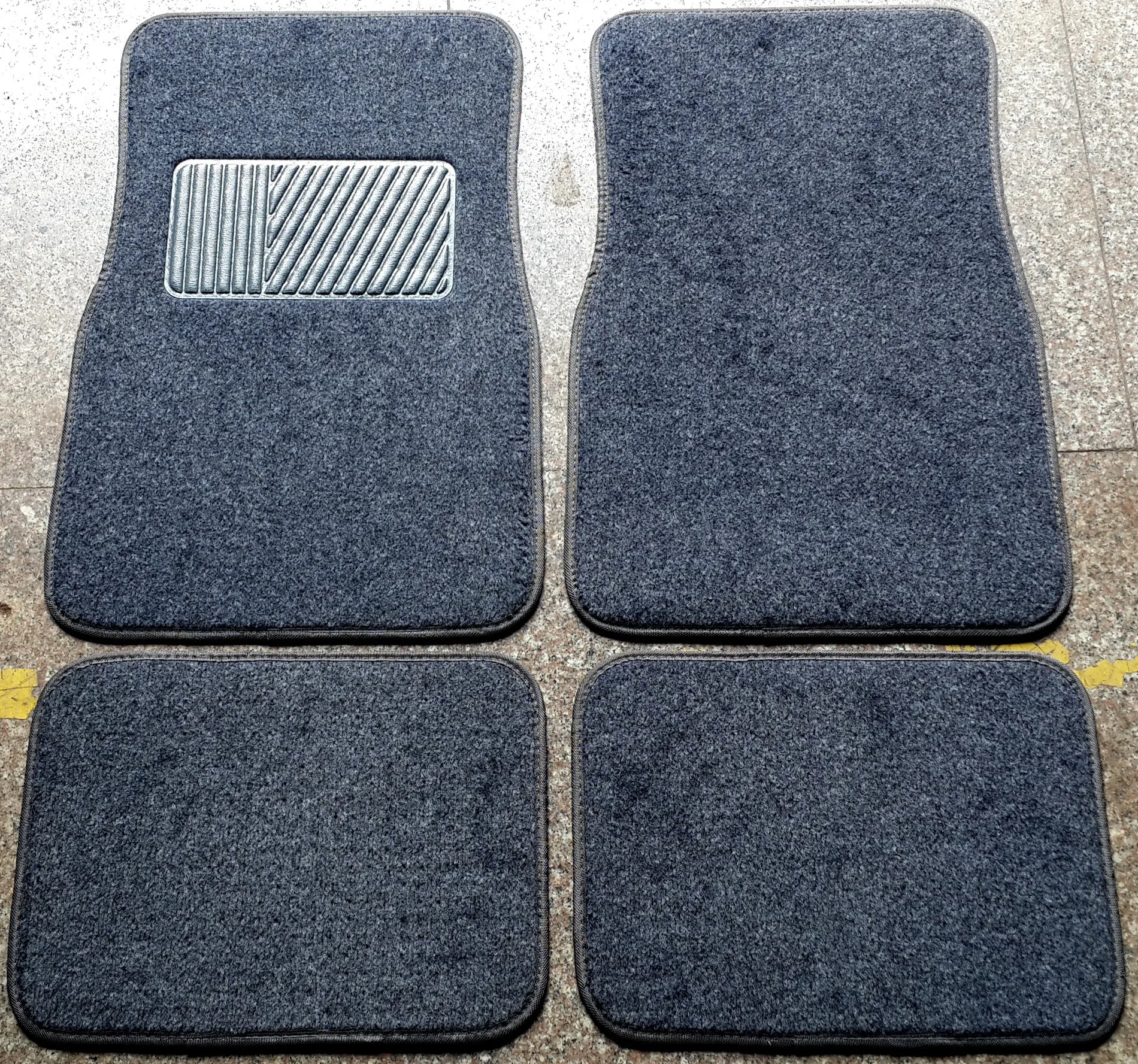 Universal Tufted Car Floor Mats with Checkered Pattern