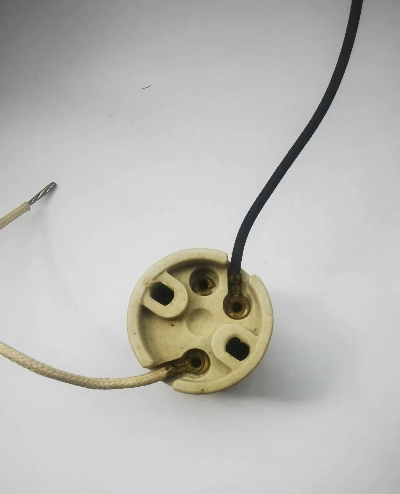 美国灯泡插座250v 660瓦灯座陶瓷e26电灯灯座库存| Alibaba.com