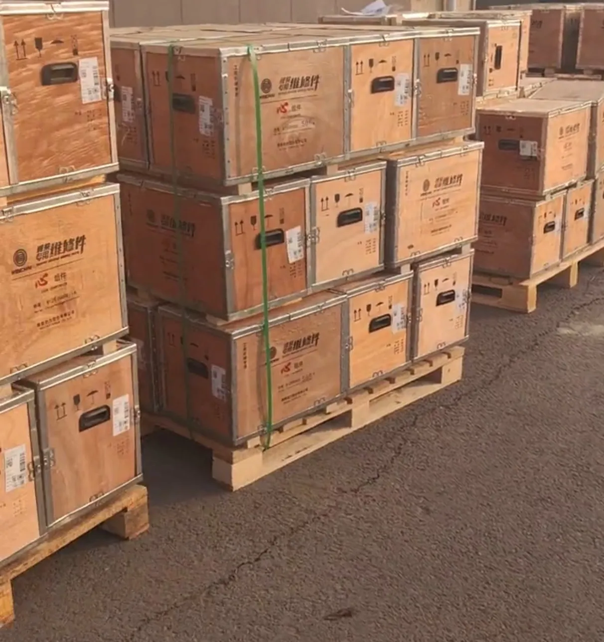 Weichai Engine Parts Diesel Engine Truck Spark Plug 1000450457 - Buy ...