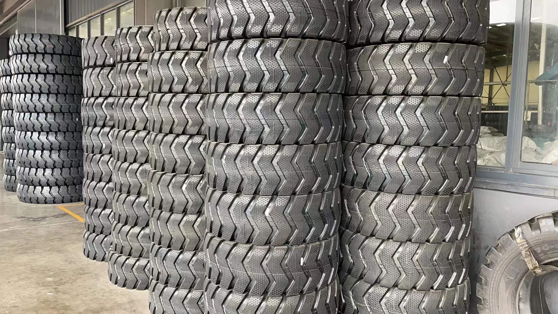 11r22.5 295/80r22.5 China Tyre Manufacturers llantas Para Camion Truck ...
