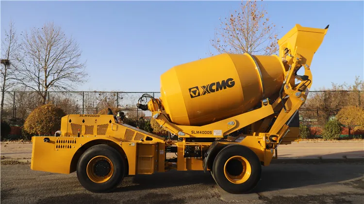 XCMG 4m3 Self Loading Mobile Concrete Mixer - Efficient & Reliable