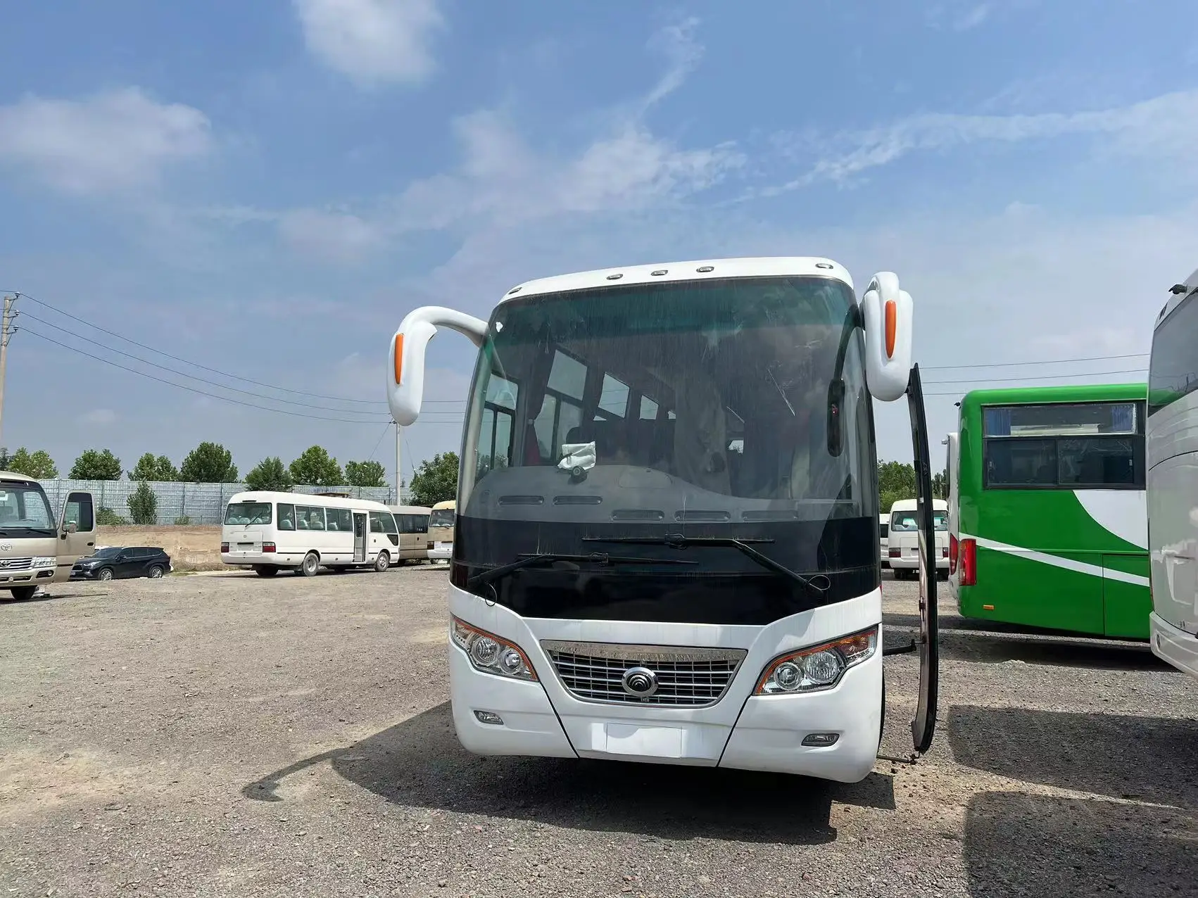 China Traveling Used Youtong Bus - Luxury Coach Bus 12m Diesel