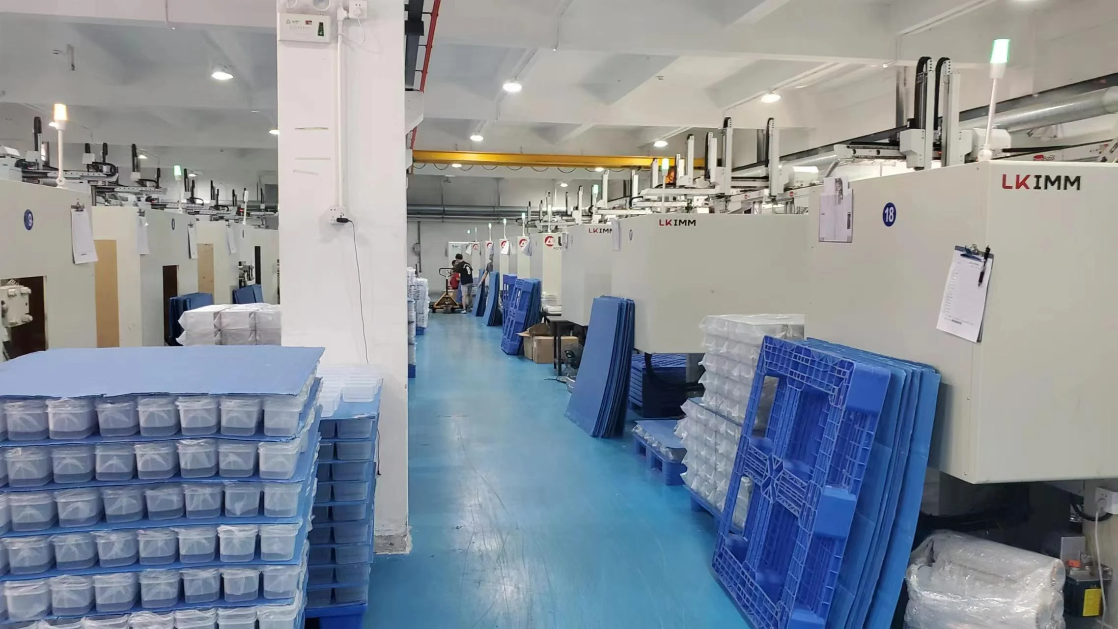 Acrylic Display Boxes for Dust-proof Storage of Zimomo and Labubu ...