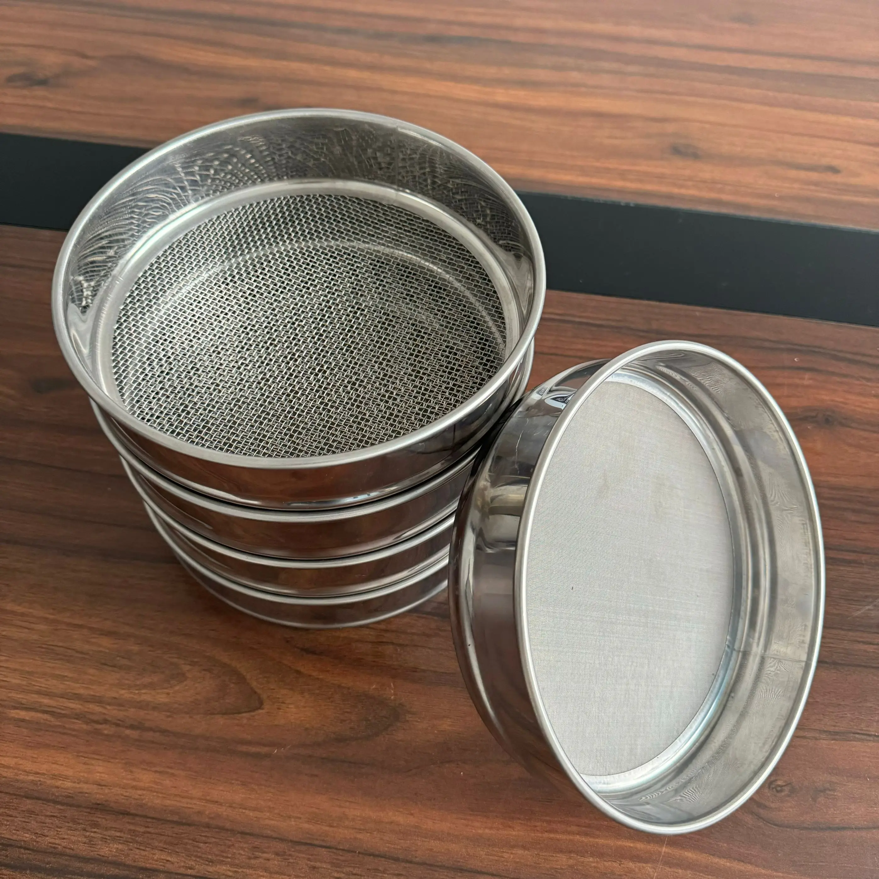 200 Mesh Stainless Steel Sieve - Precision for Lab & Industry