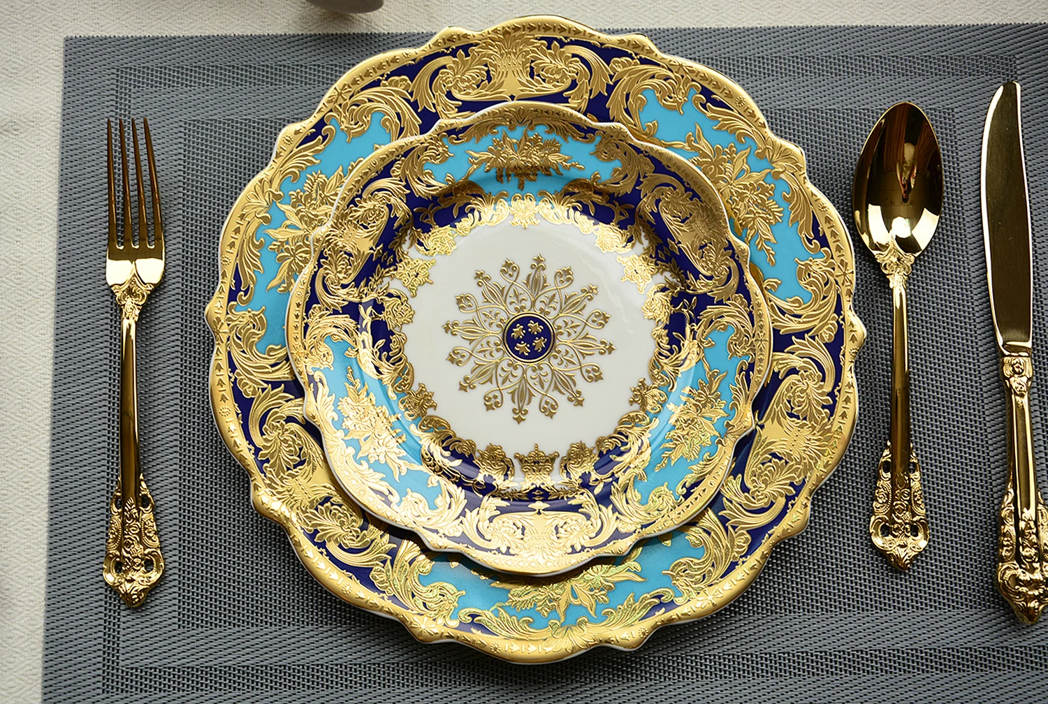 Karosa Design 98 Pcs Bone China Dinnerware Set - Luxury Embossed Gold ...