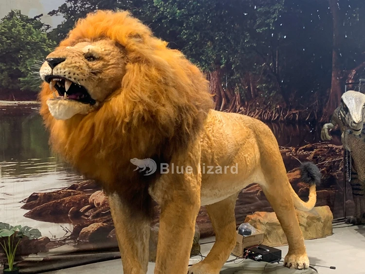 Life Size Indoor Animatronic Animal Lion Model - Blue Lizard