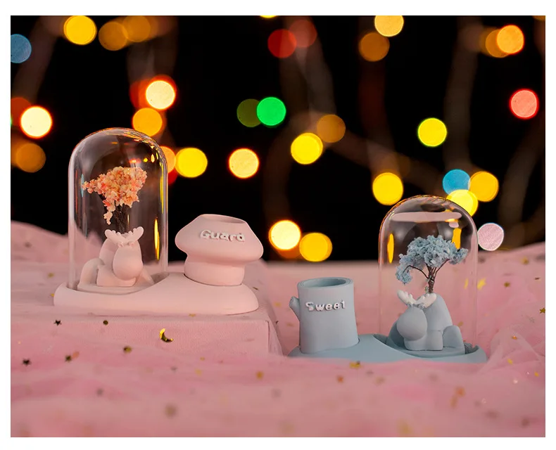 Cartoon Elk Pen Holder Resin Desk Organizer Pen Holder Kawaii Pen ...