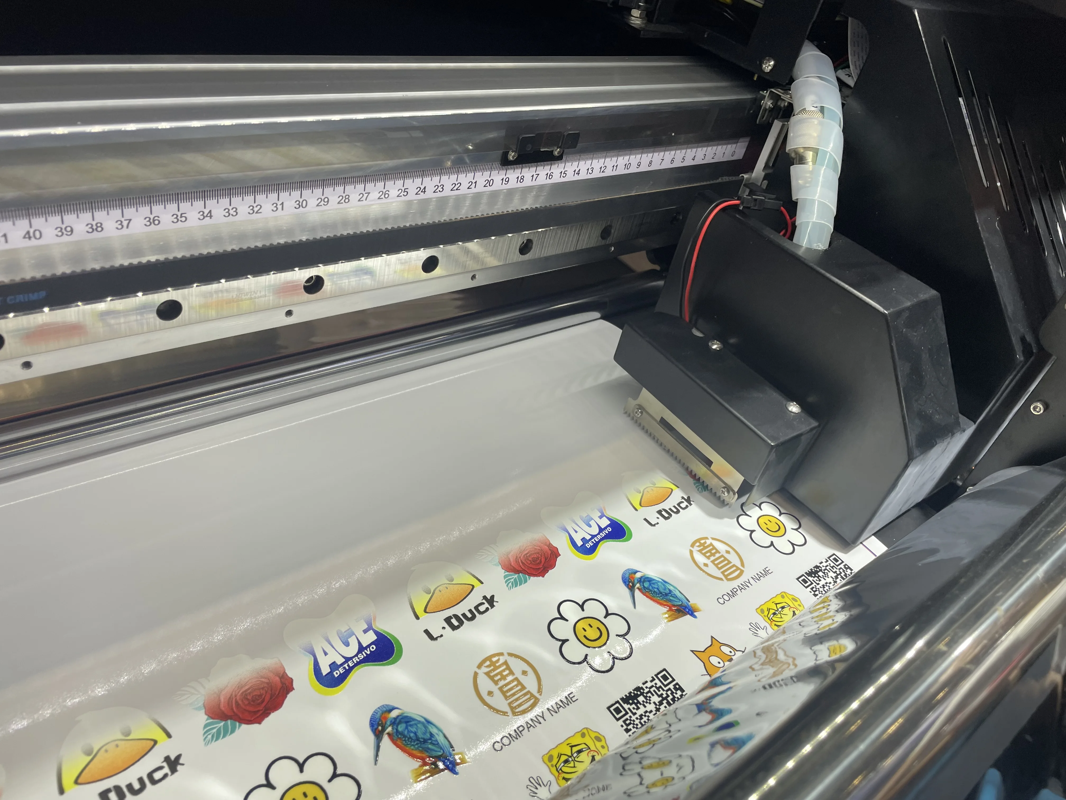ZS-A1 Roll-to-Roll UV DTF Printer - High Precision Printing