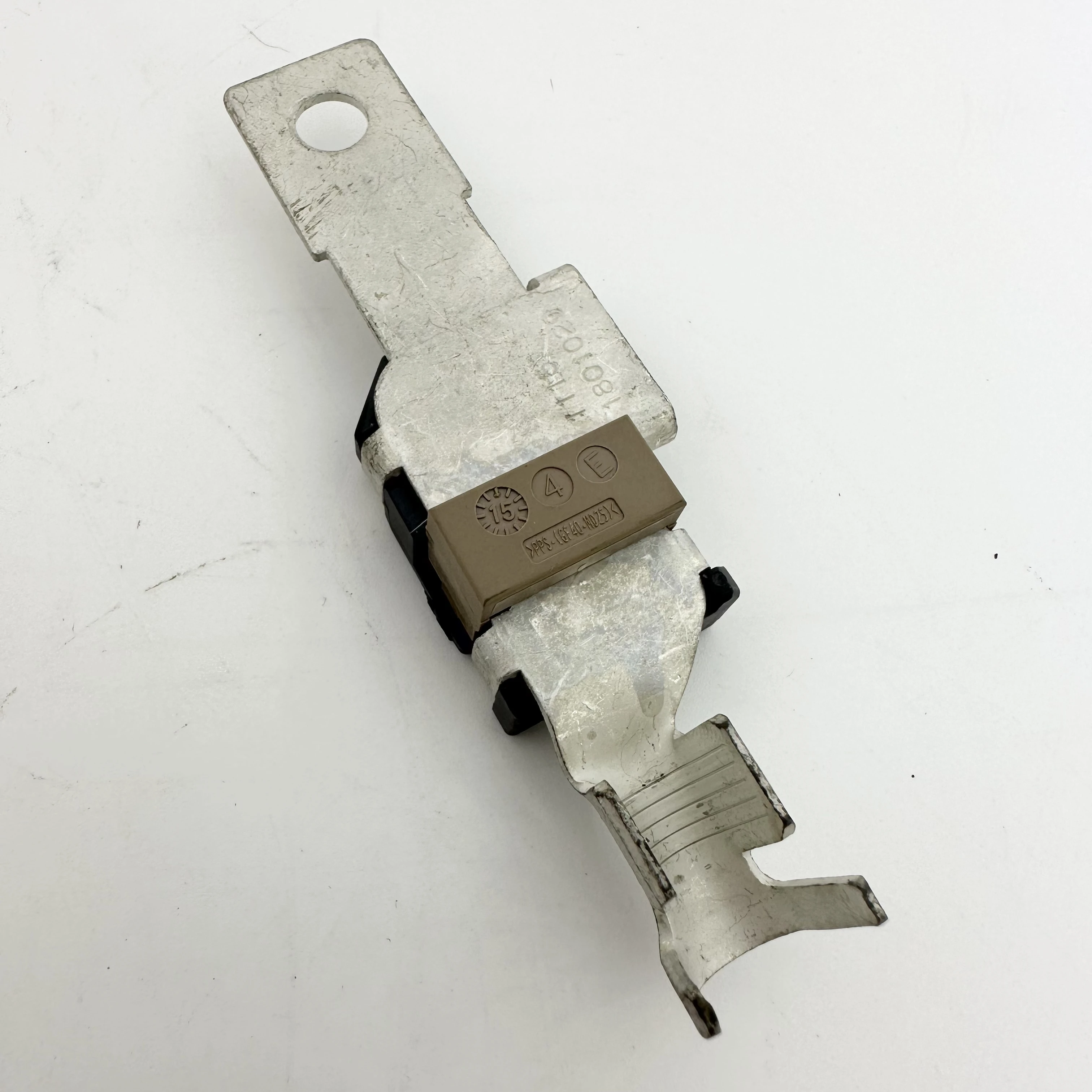 Lr033014 Lr026101 Auto Parts Battery Positive Buckle Lr026101 Lr033014 ...