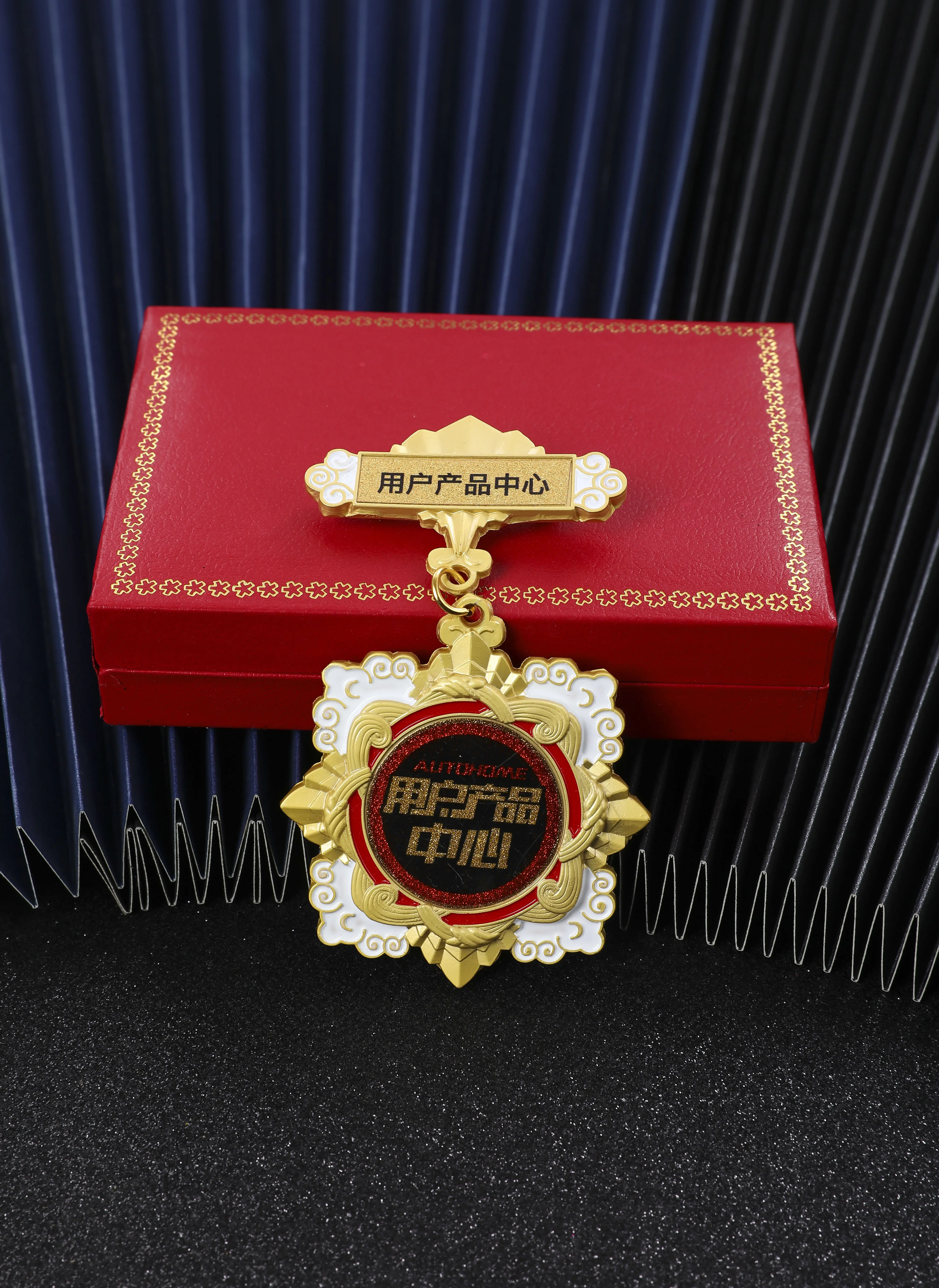 Custom Made Gold Award Medal And Badges Minimum Order Not Required For ...