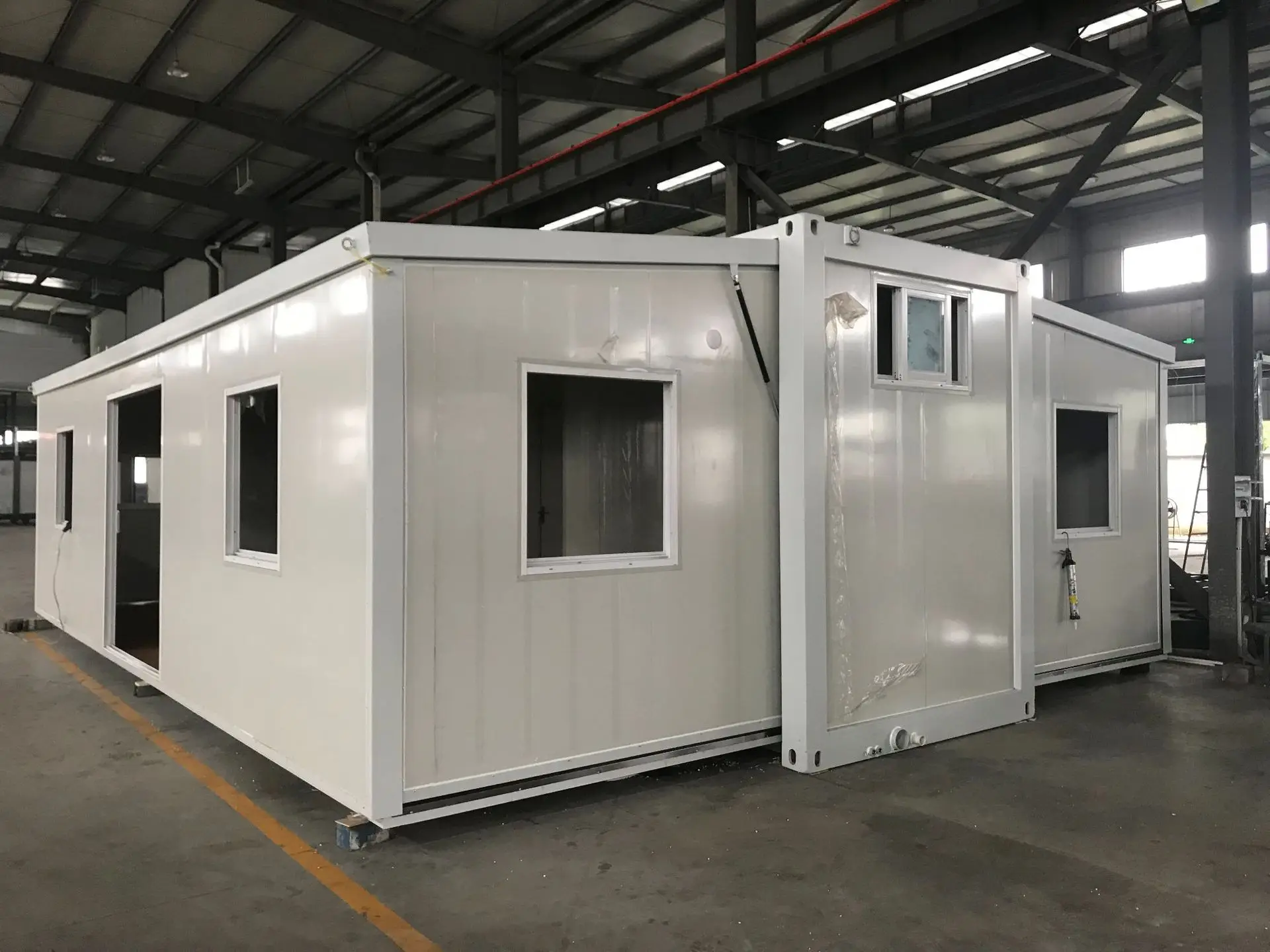 20ft Prefabricated House Wooden Bungalow Tiny Flat Pack Container House ...