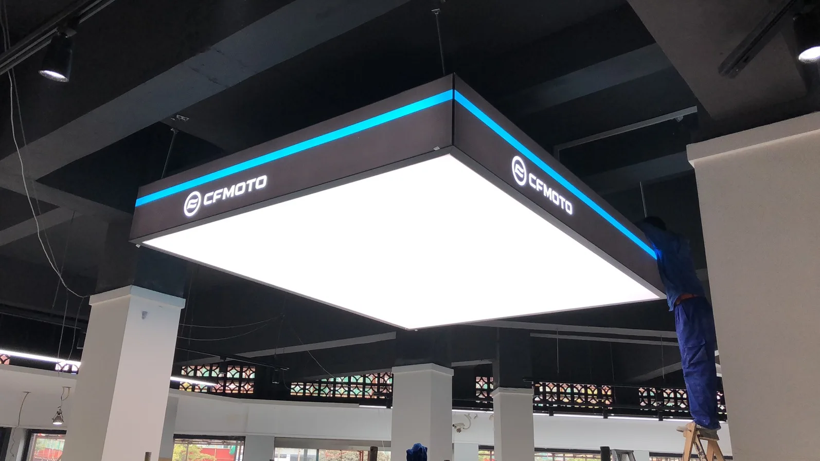 Hanging LED SEG Illuminated Frame Sign Tension Fabric logo Extrusion ...